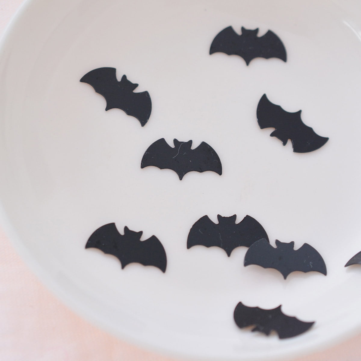 HOOWIFFY 1 Pack Bat Shape Black Paper Confetti for Party Table Scatter ...