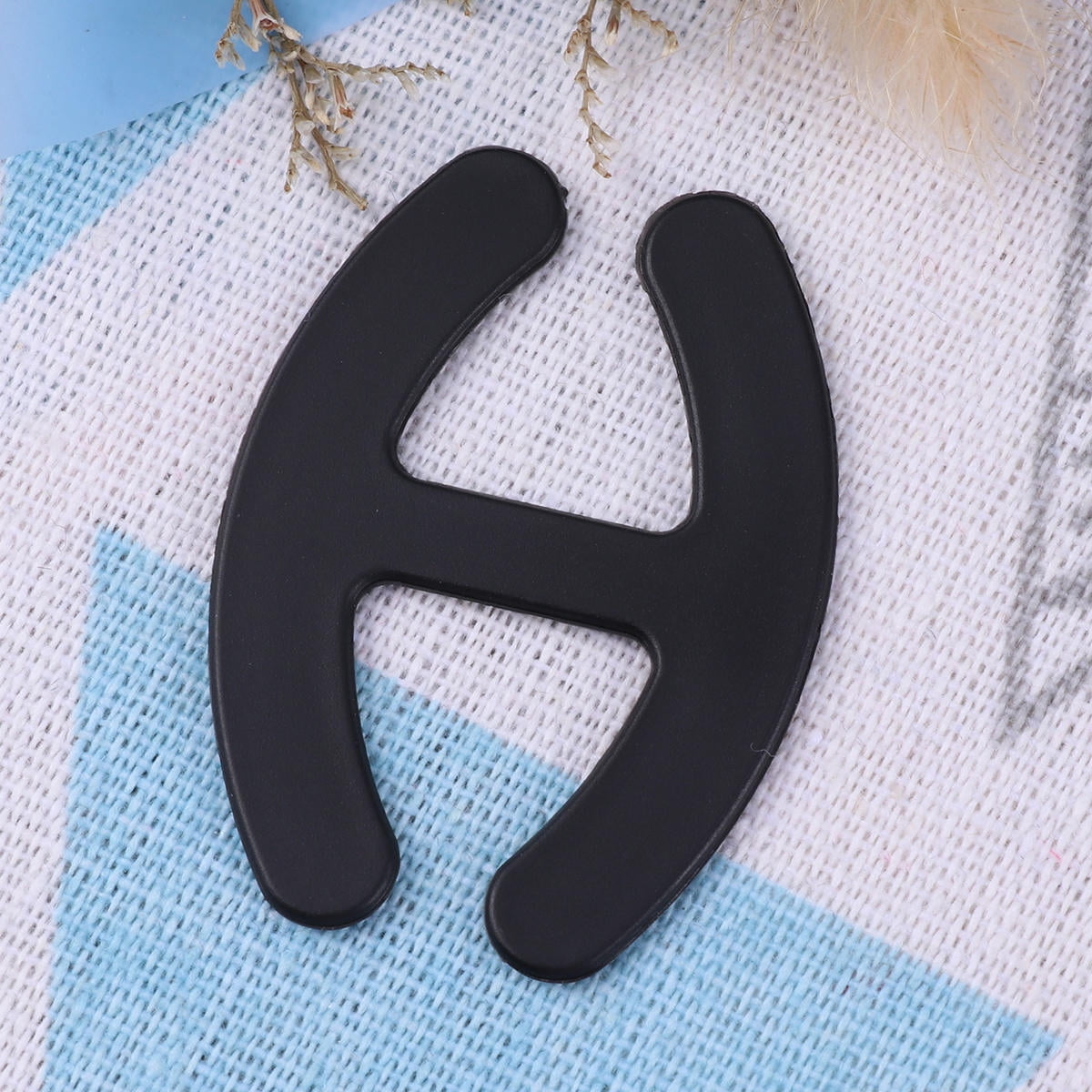 HOOWIFFY Black Plastic Bra Strap Clip for Women in Various Occasions ...