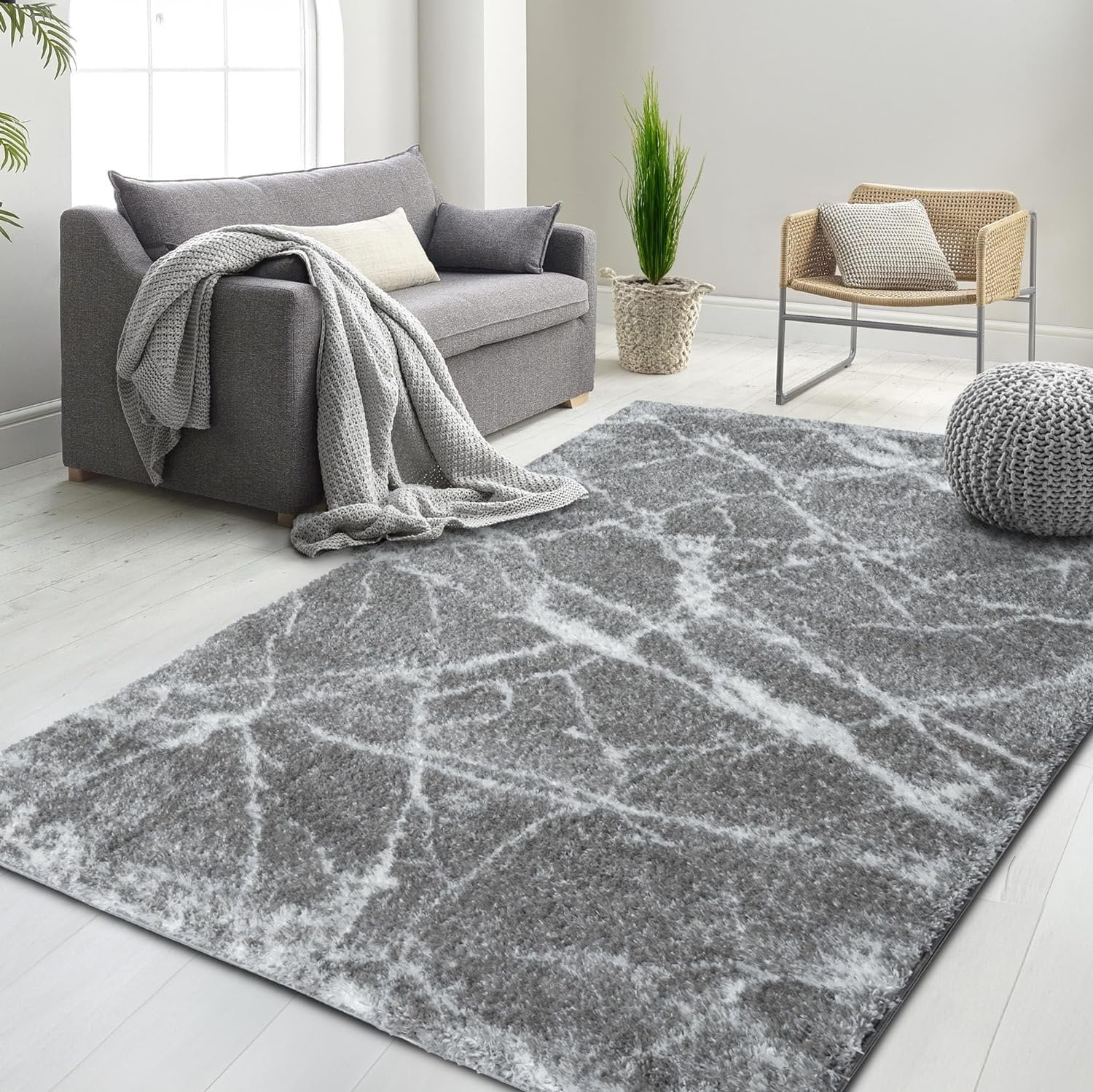 HR Ultra-Soft Carbon Grey Shaggy Rug with Elegant Marble Pattern ...