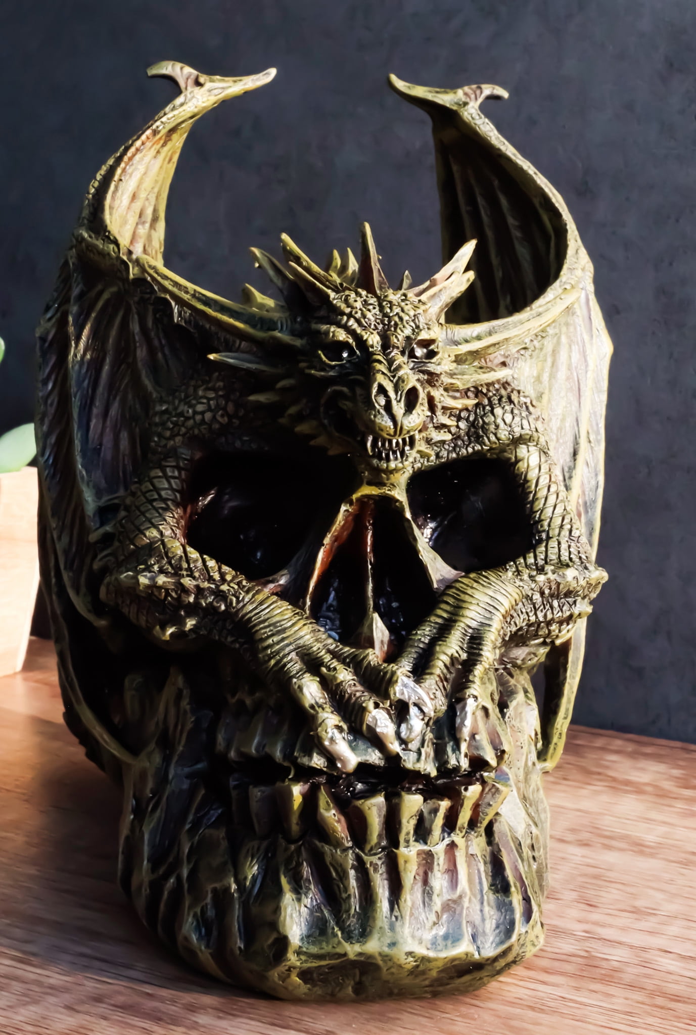 Hades Hellbringer Drogon Winged Behemoth Dragon Perching On Rocky Skull ...