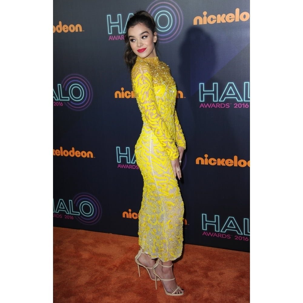 Hailee Steinfeld At Arrivals For Nickelodeon Halo Awards 2016 Pier 36 ...