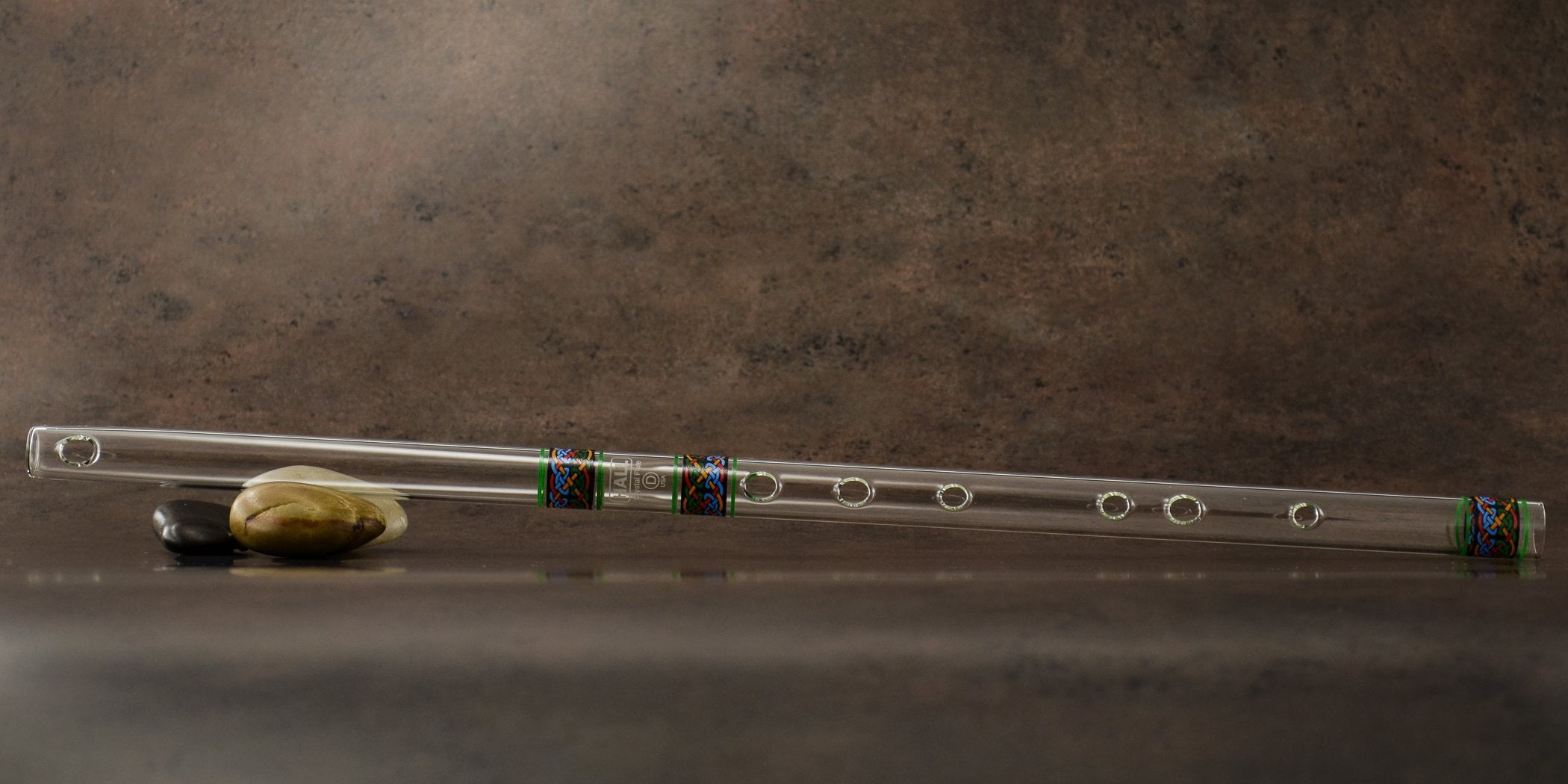 Hall Crystal Flute 22293 - Offset Glass Flute in D - Lurgan Celtic ...