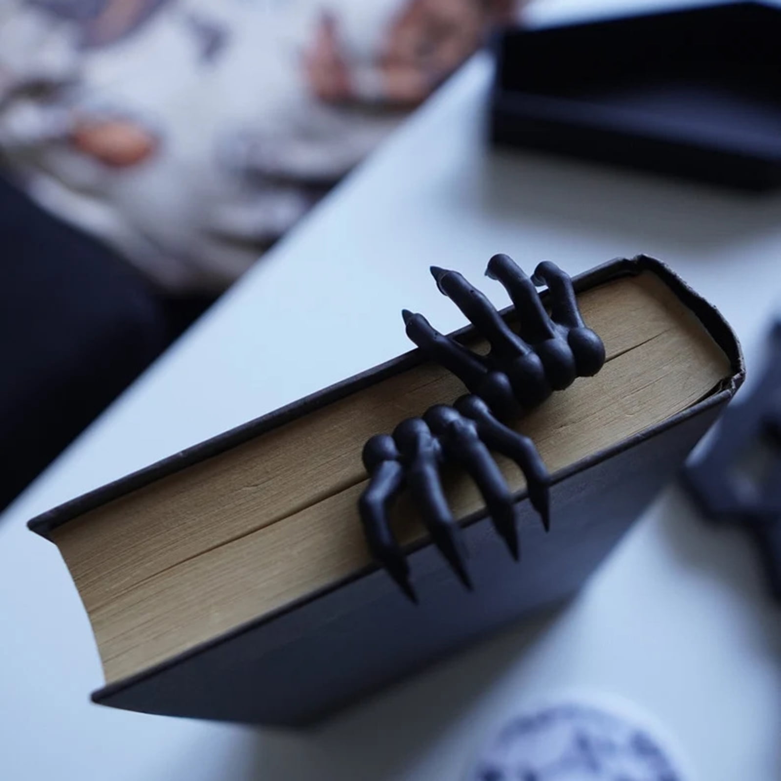 Halloween Devil Hand Bookmark Creepy Resin Demon Claw 3D Hand Book ...