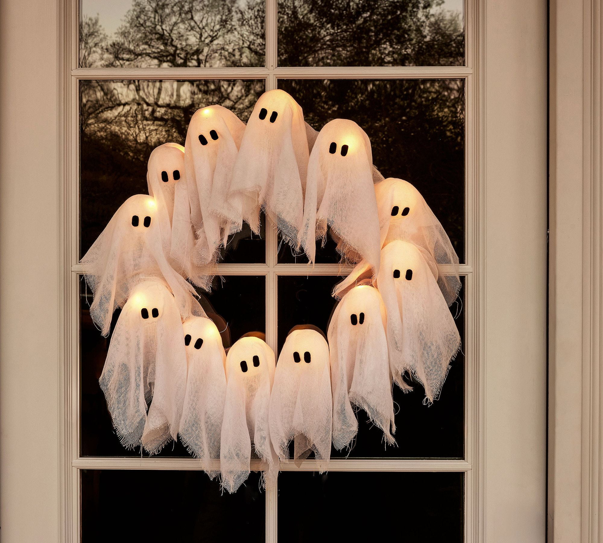 Halloween Lit Ghosts Wreath - LED-Lit Spooky Tulle Ghost Decor ...