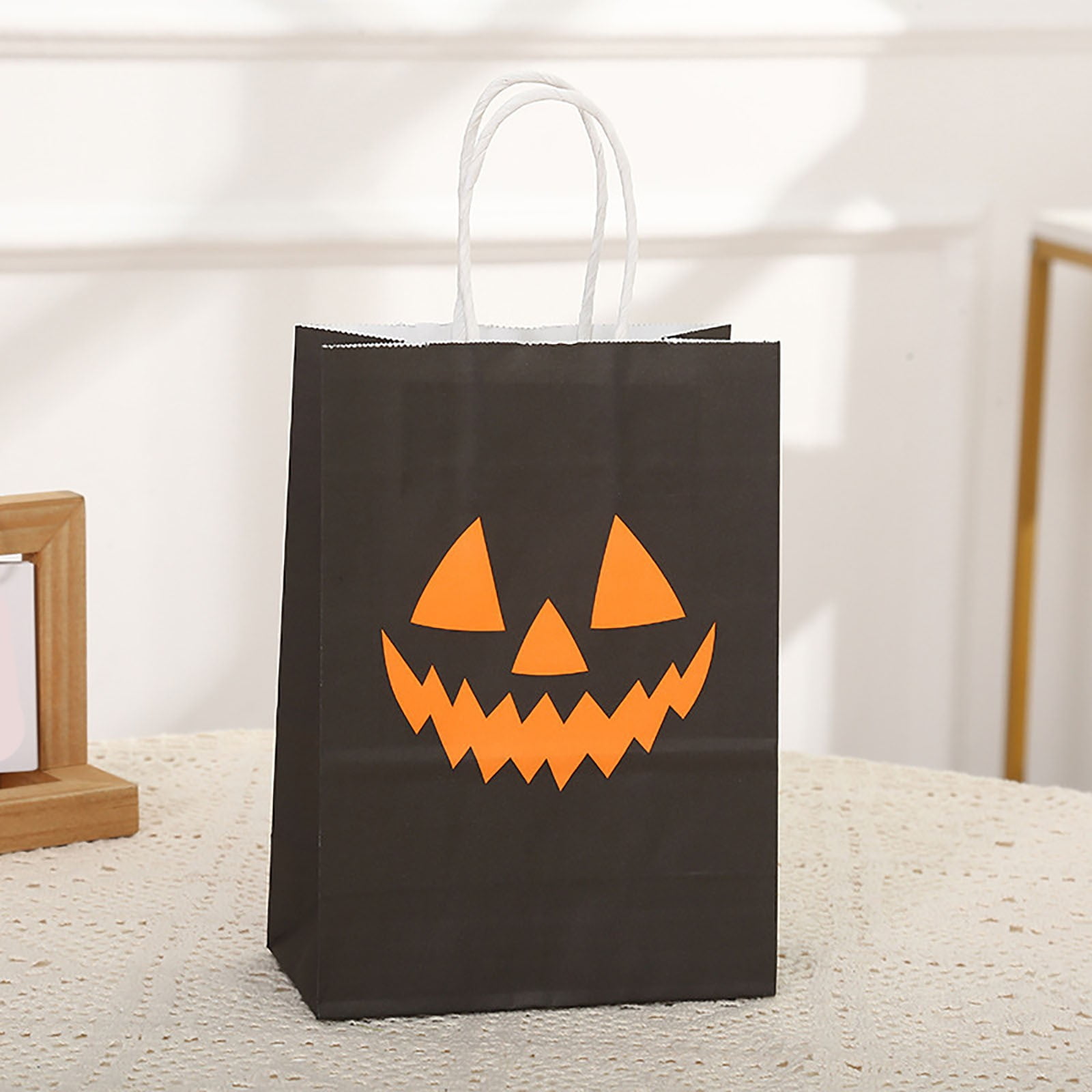 Halloween Paper Goodie Bags with Handles,Candy Bags for Holiday Snacks ...
