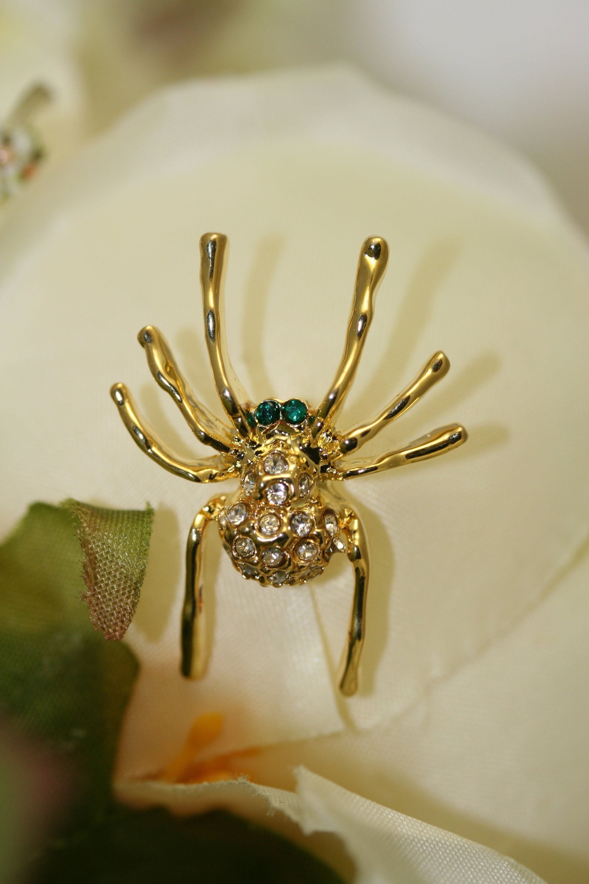 Halloween Spider tack pin , Rhinestones pave and gold tone insect ...