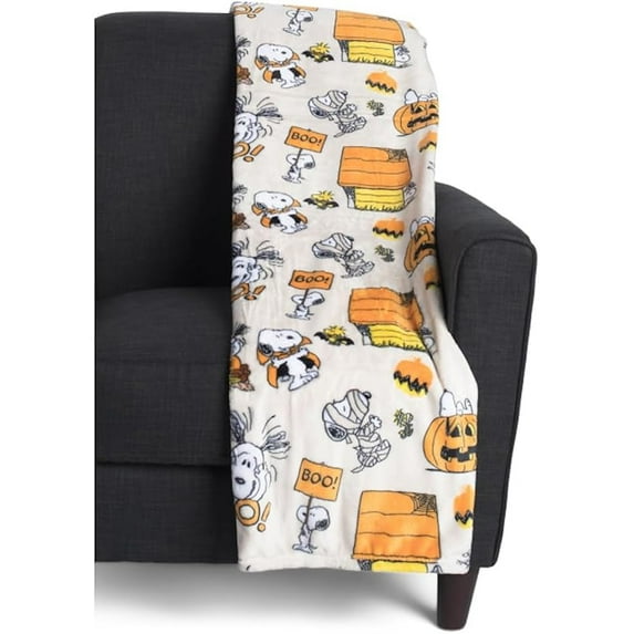 Halloween Throws and Blankets (Pink w/Pumpkins & Ghosts) Christmas ...