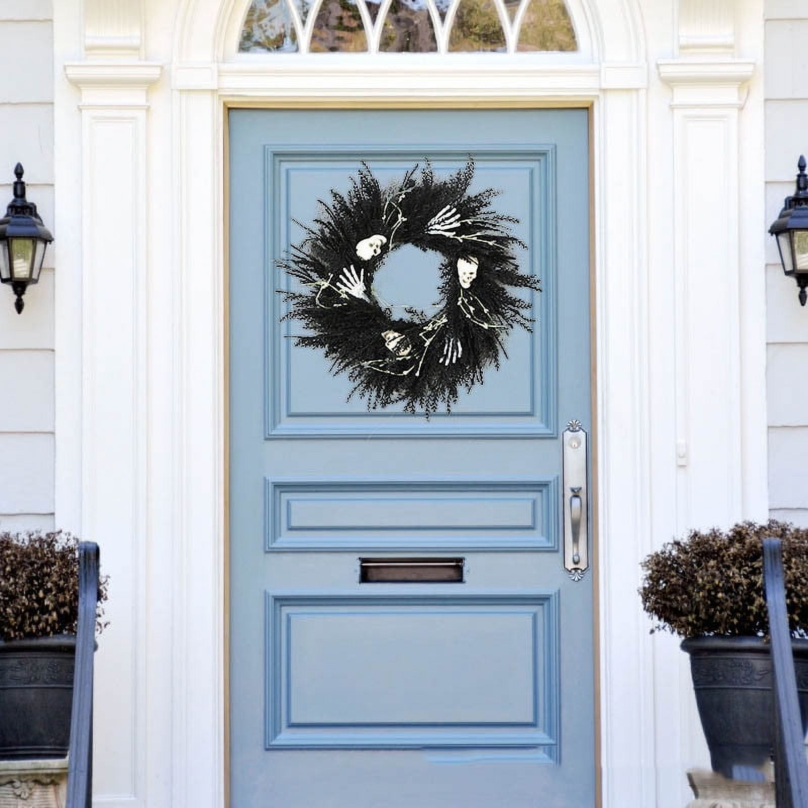 Halloween Wreath Decor - Gothic Haunted Door Hanging with Eerie ...