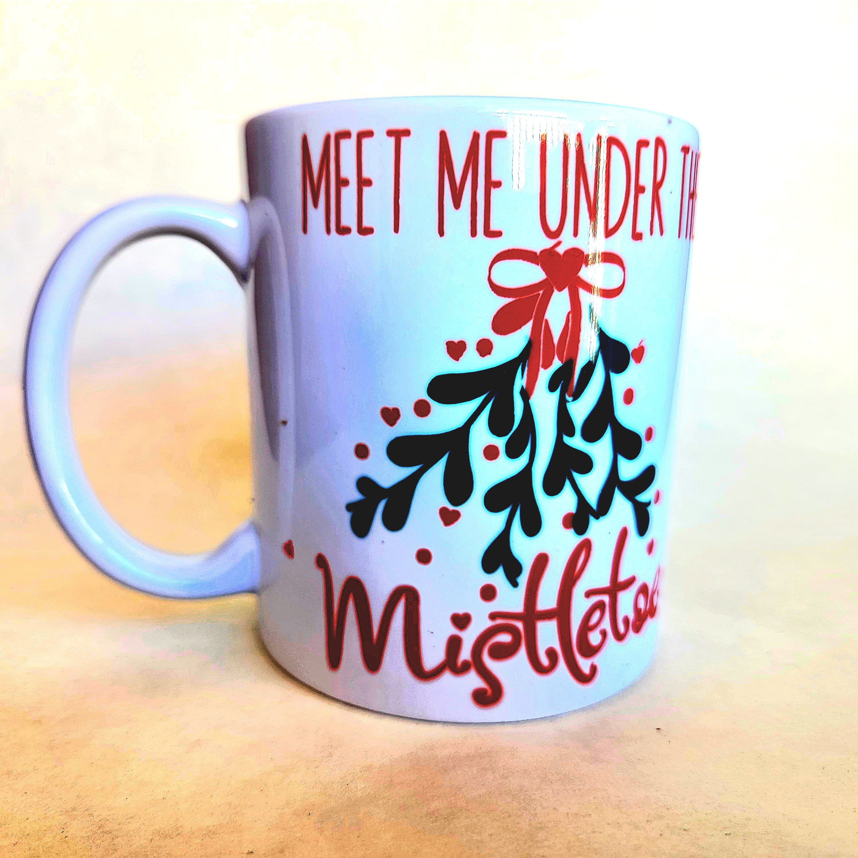 Coffee Quips 12 Oz Festive Christmas Mug, Romantic Mistletoe - Walmart.com
