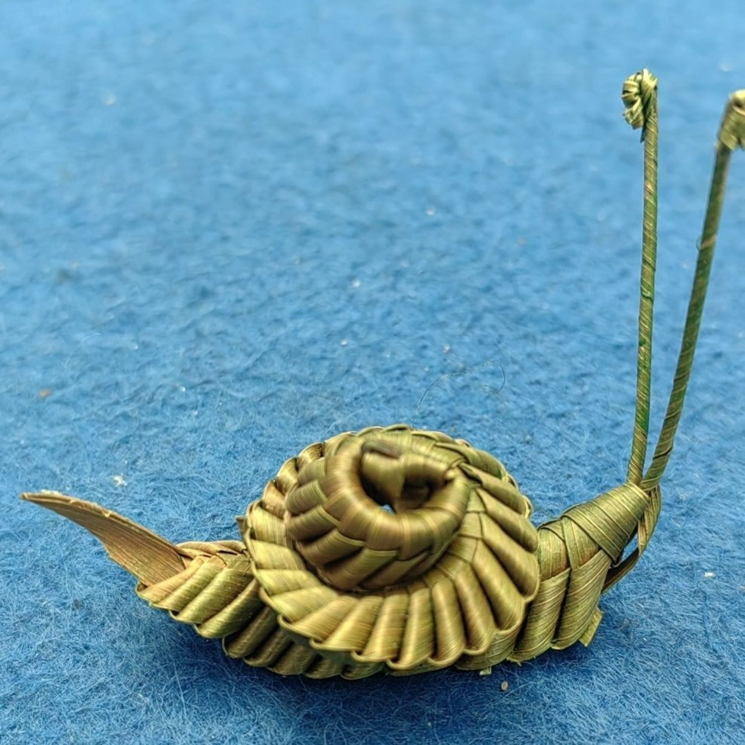 Handmade Snail Figurine Palm Fiber Grass Weaving Folk Style Table ...