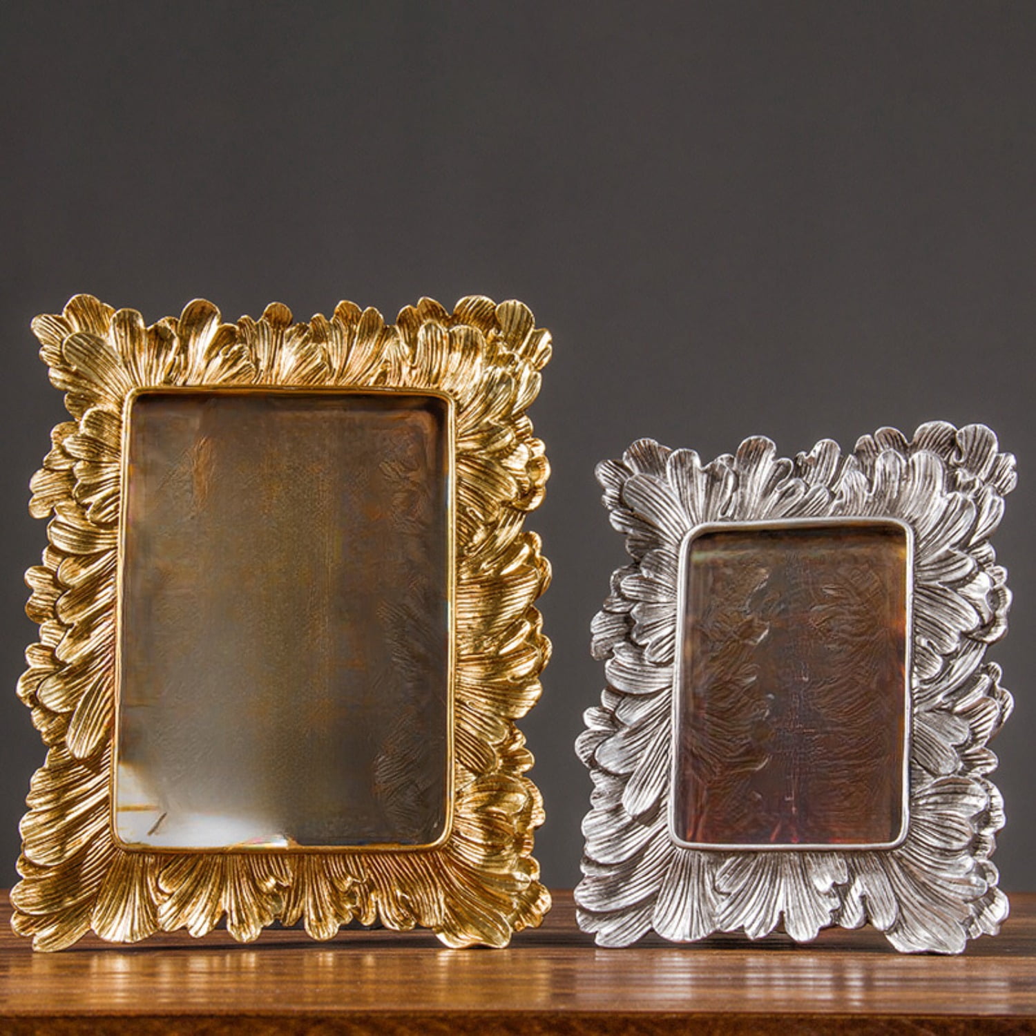 Handmade art small photo frame in two colors, compact and good looking ...