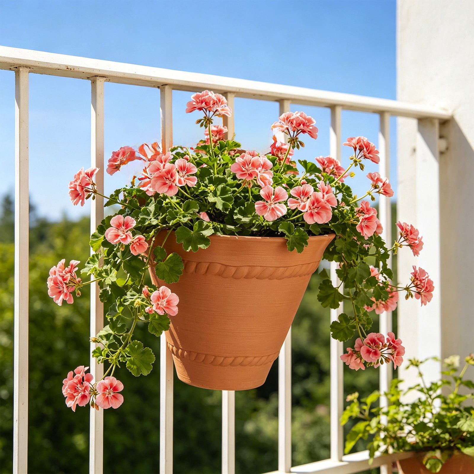 Hanging pot, semicircular planter basket, bottom drainage design ...