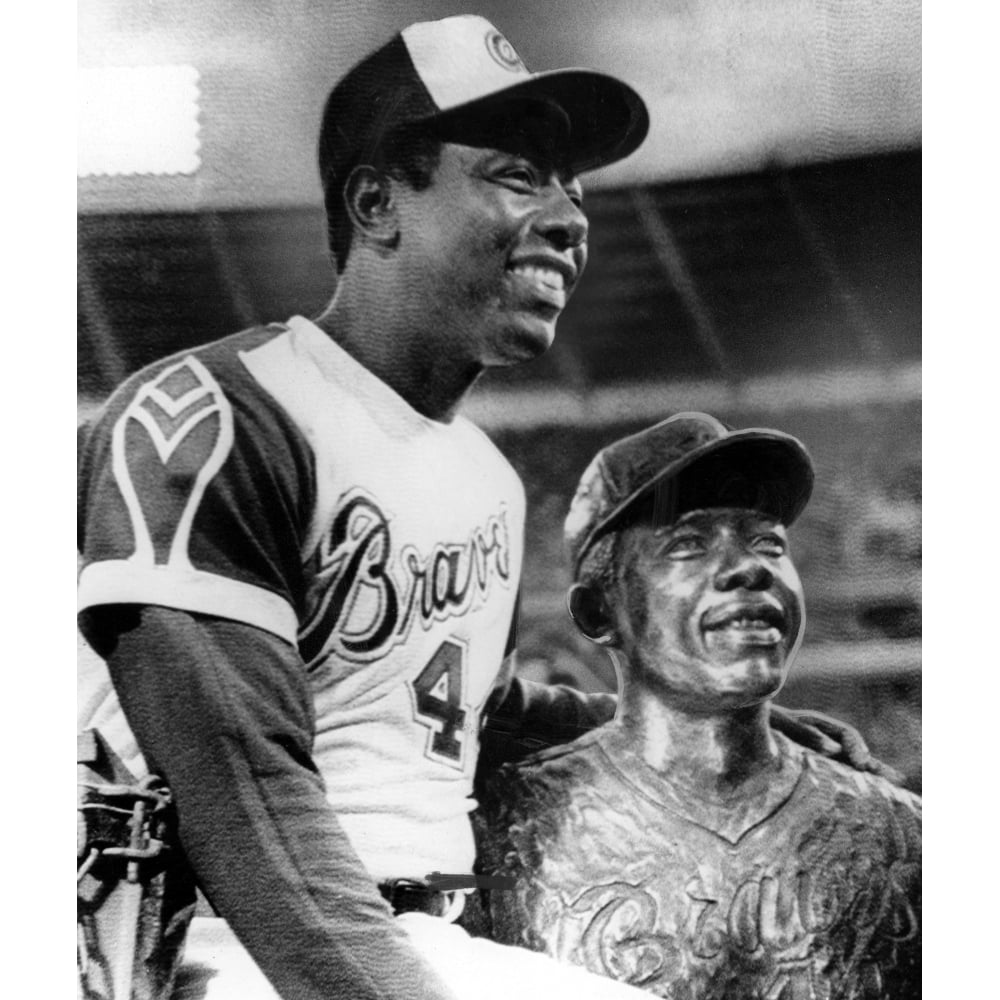 Hank Aaron Poses With Bust Of Himself On Eve Of Breaking Babe Ruth'S ...