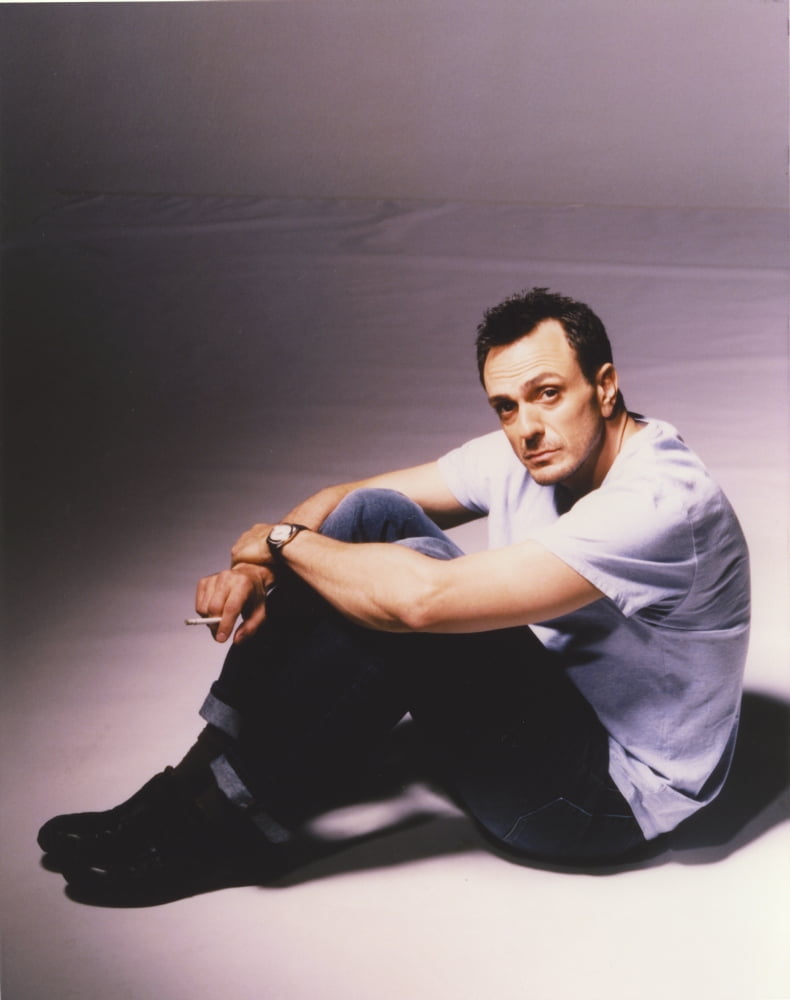 Hank Azaria Seated on Floor Photo Print (8 x 10) - Walmart.com