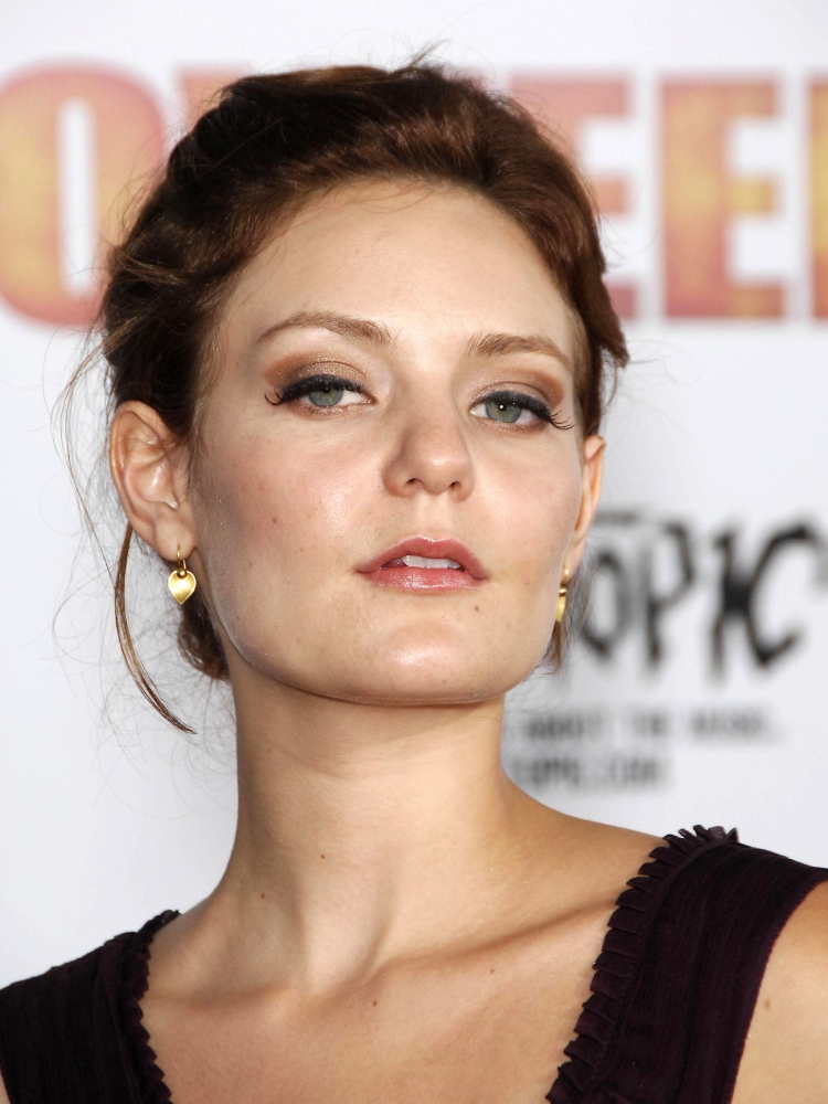 Hannah Hall At Arrivals For Premiere Of Rob Zombie'S Halloween Grauman ...