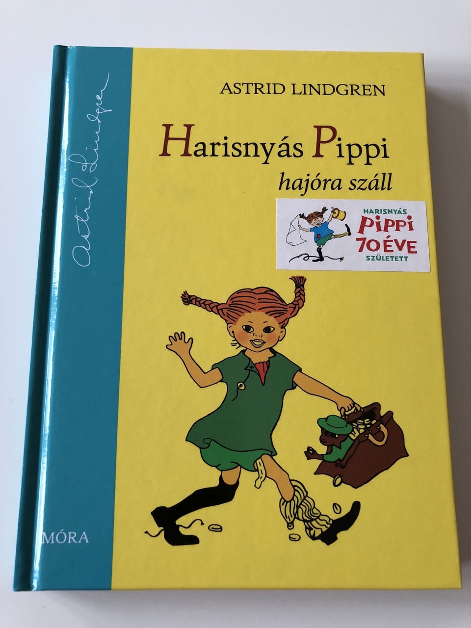 Harisnyás Pippi hajóra száll - Astrid Lindgren - Fordította Tótfalusi ...