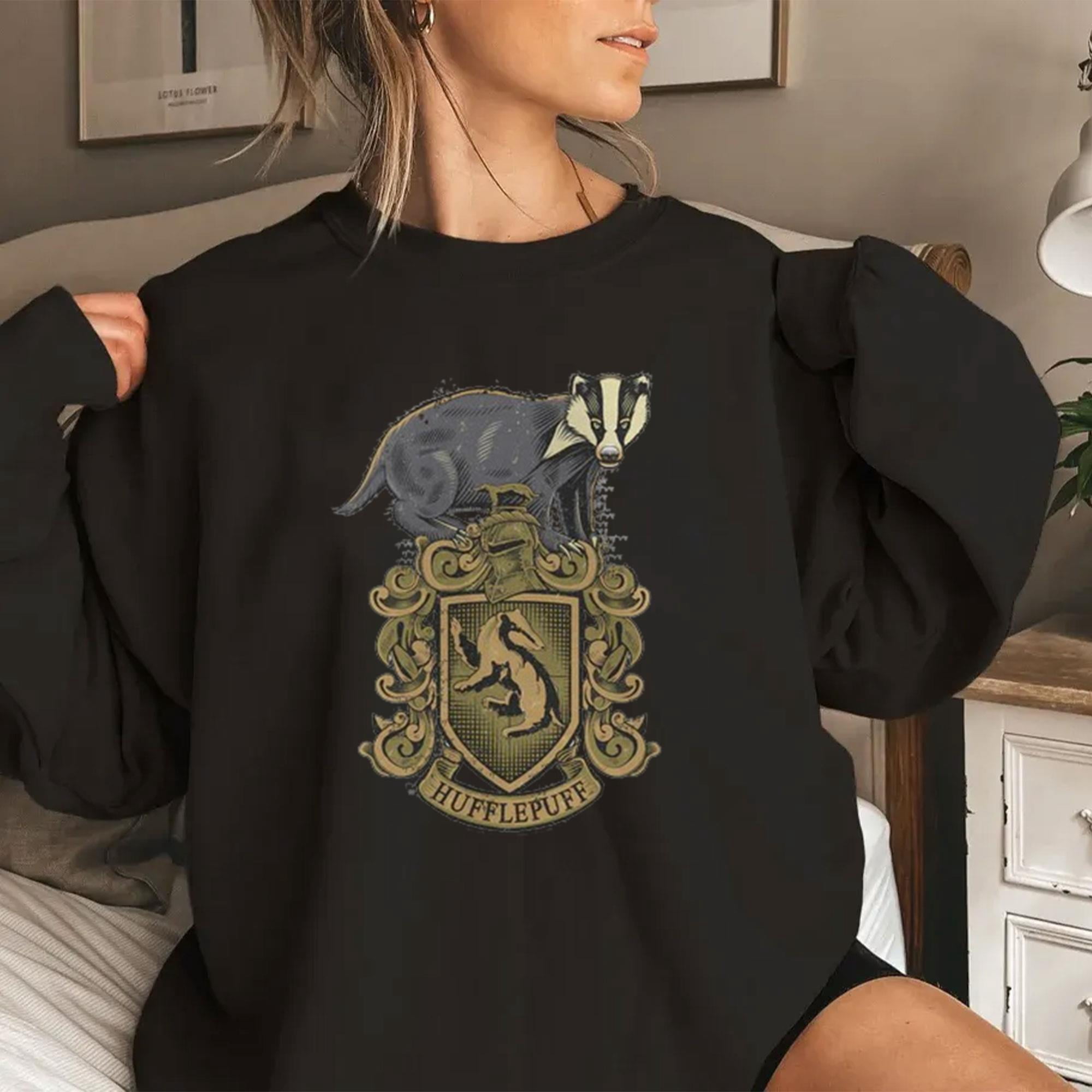 Harry Potter Hufflepuff Crest Sweat Shirt - Walmart.com