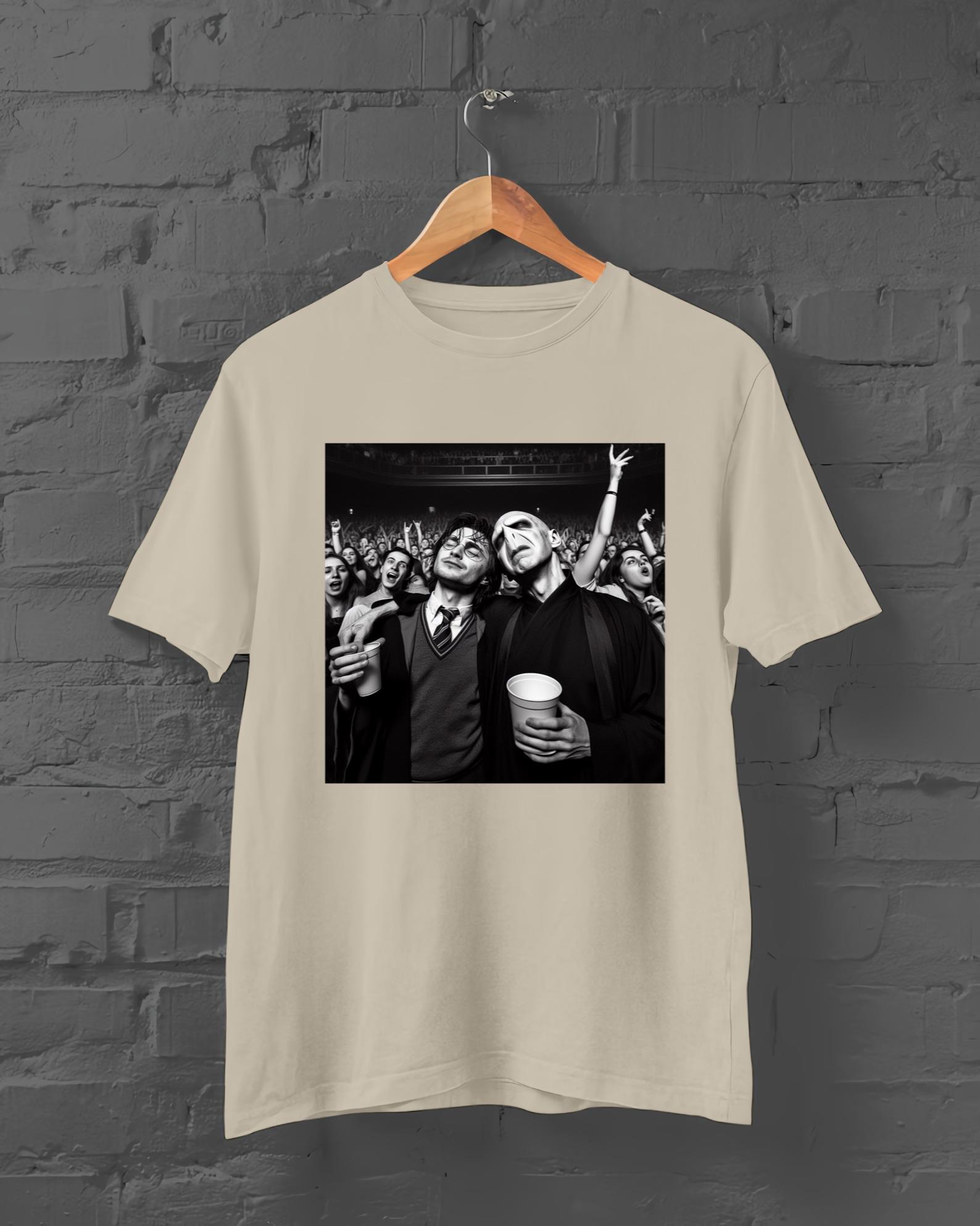 Harry Potter and Lord Voldemort party drunk, Harry Potter tee-shirt ...