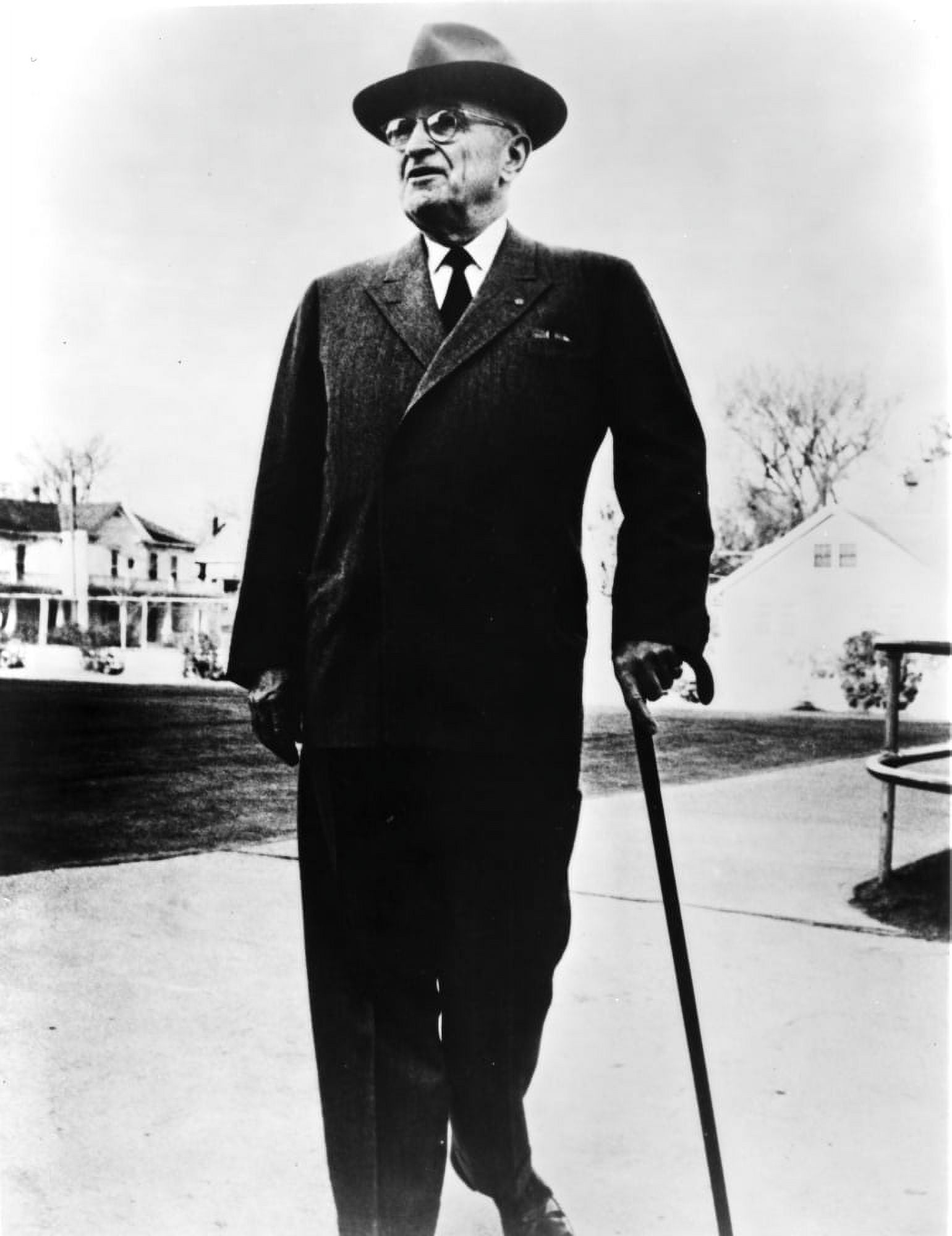 Harry Truman walking Photo Print (24 x 30) - Walmart.com