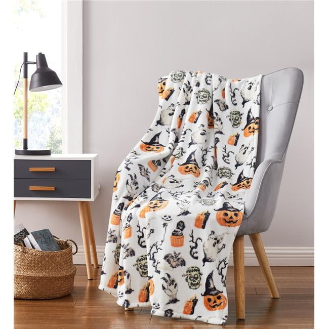 Harvest Plush Flannel Throws Pumpkins Ghosts Witches & Bats 50" x 70 ...