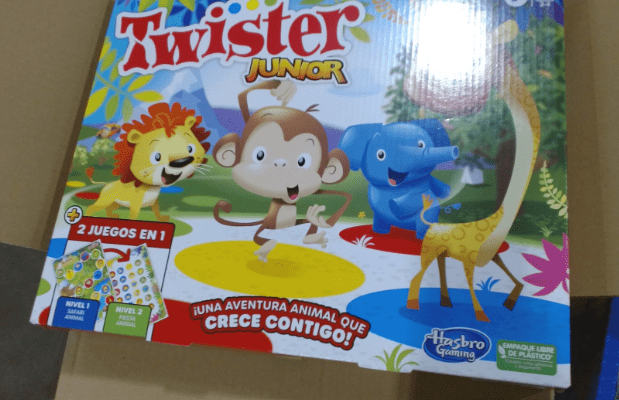 Hasbro Gaming Twister Junior Game Animal Adventure 2-Sided Mat 2 Games ...
