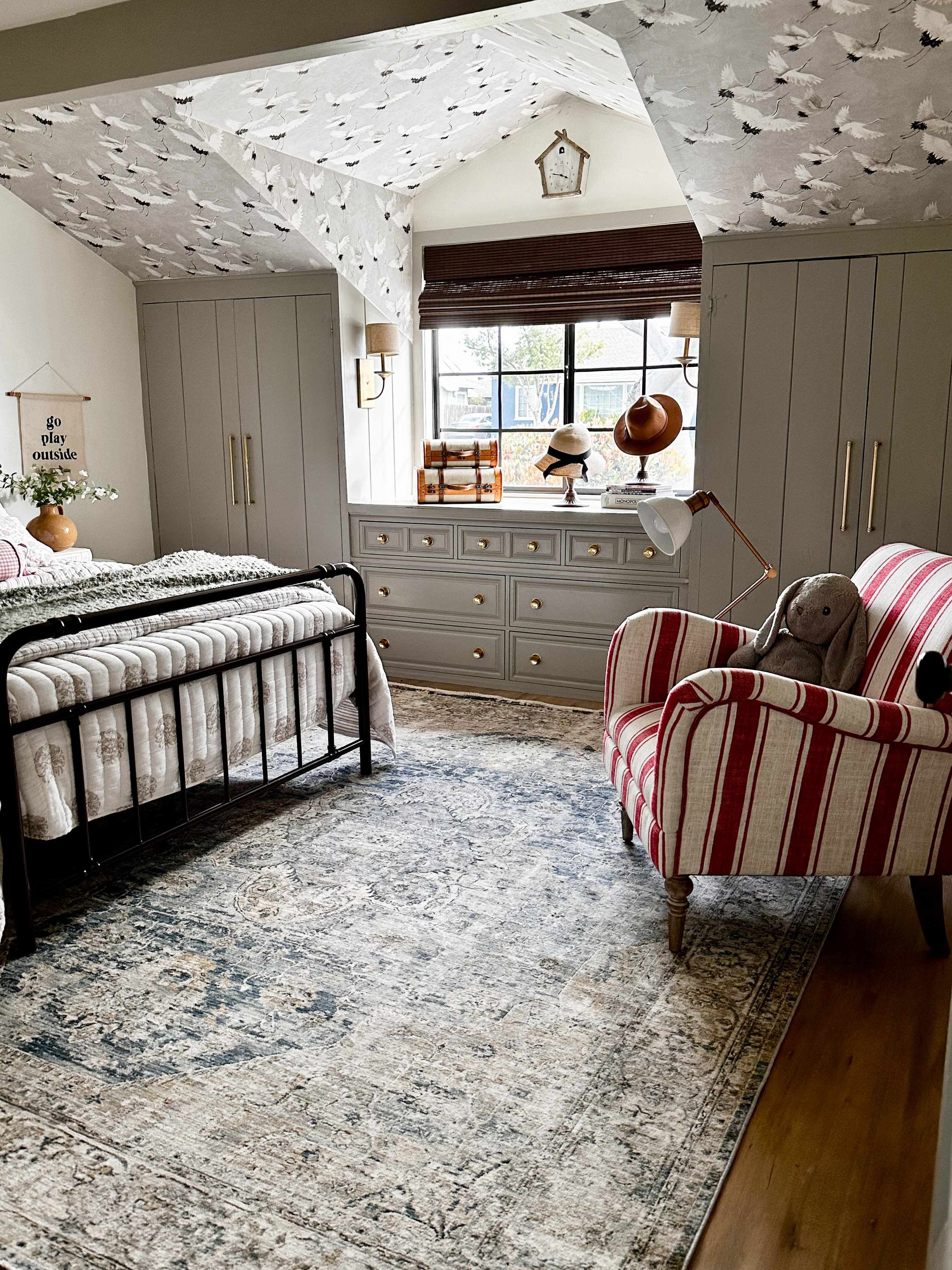 Hauteloom Bulualto Living Room, Bedroom Area Rug - Traditional - Green ...