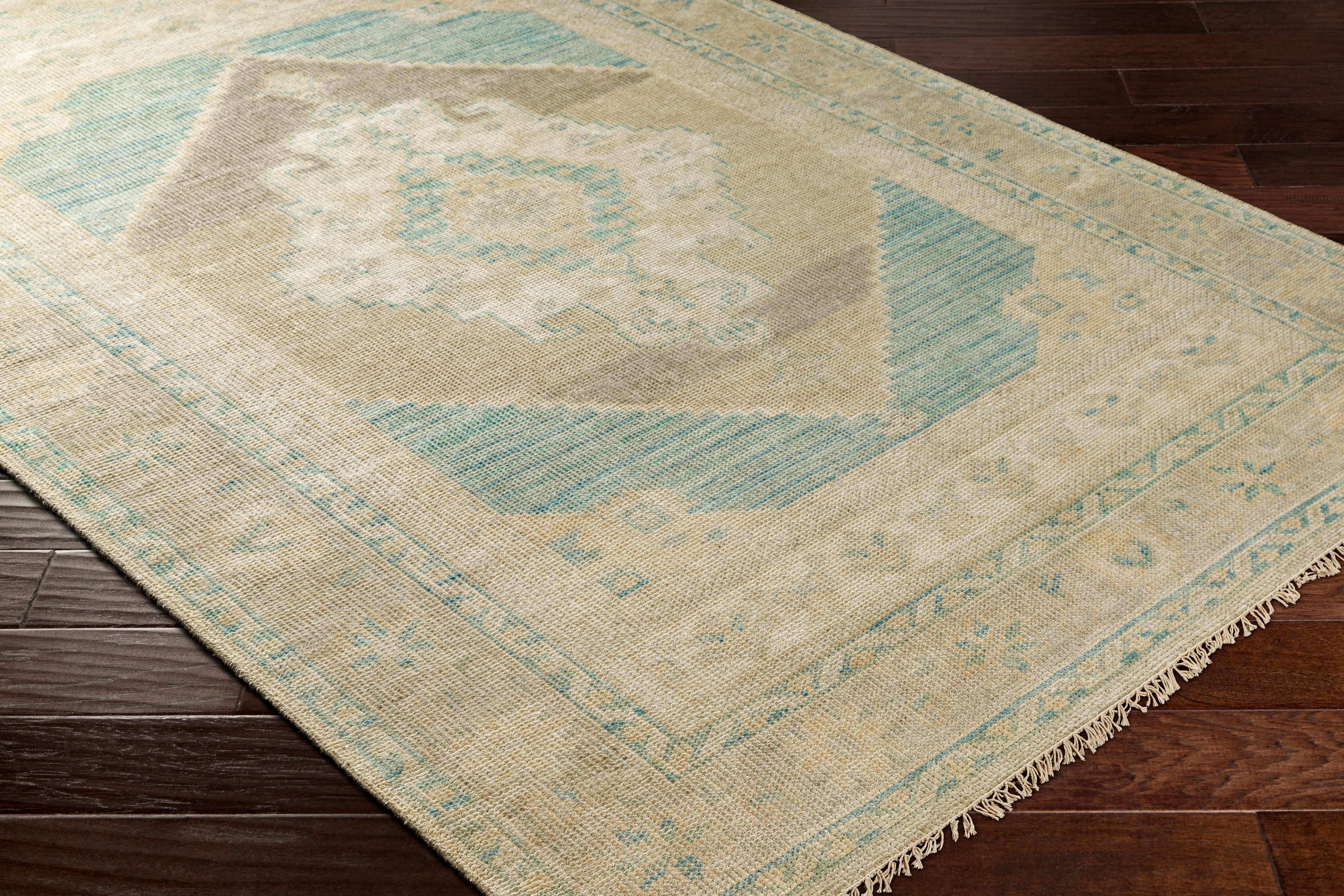 Hauteloom Danao Wool Living Room, Bedroom Area Rug - Traditional ...