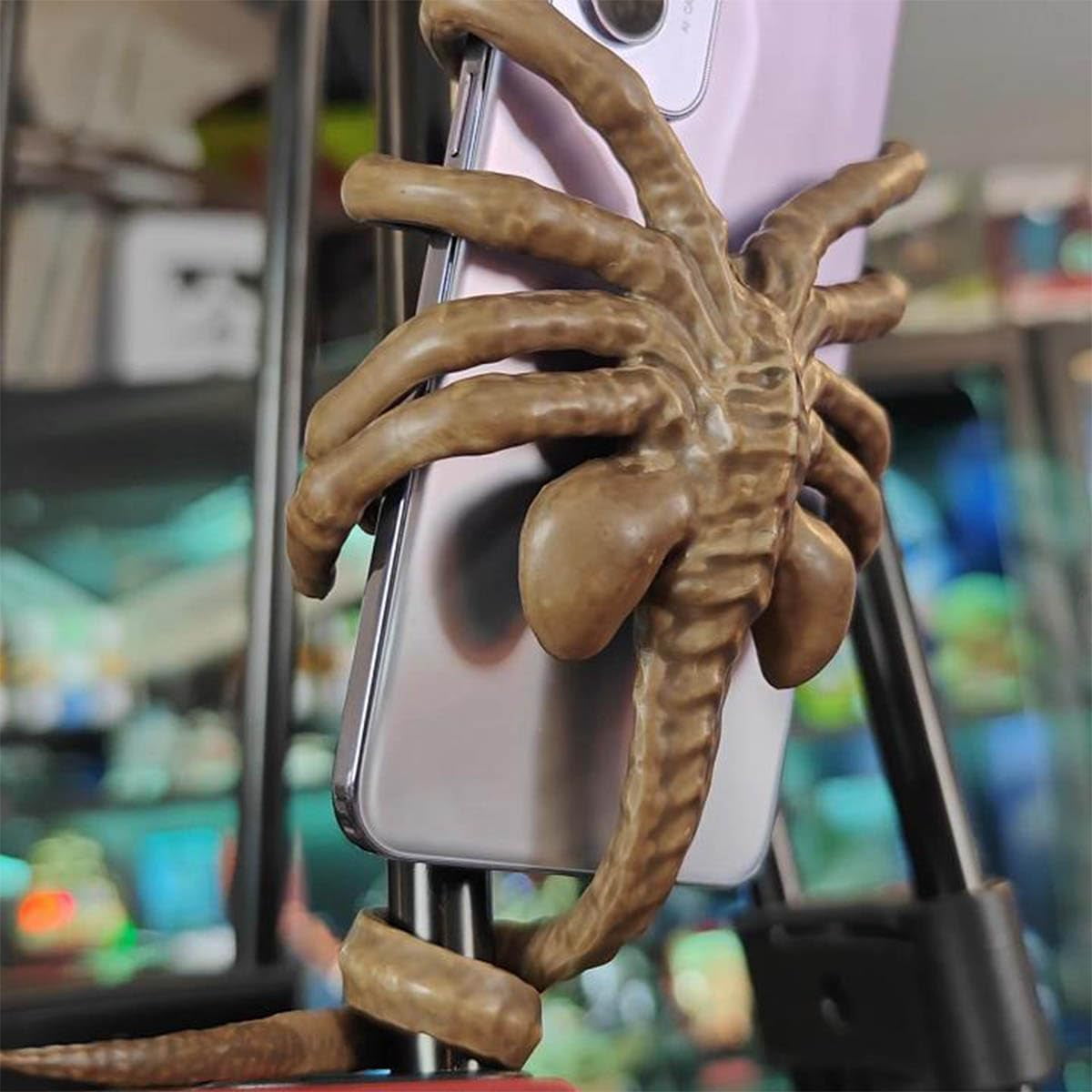 HeaDream Alien Romulus Facehugger Phone Holder, Horror Facehugger Phone ...