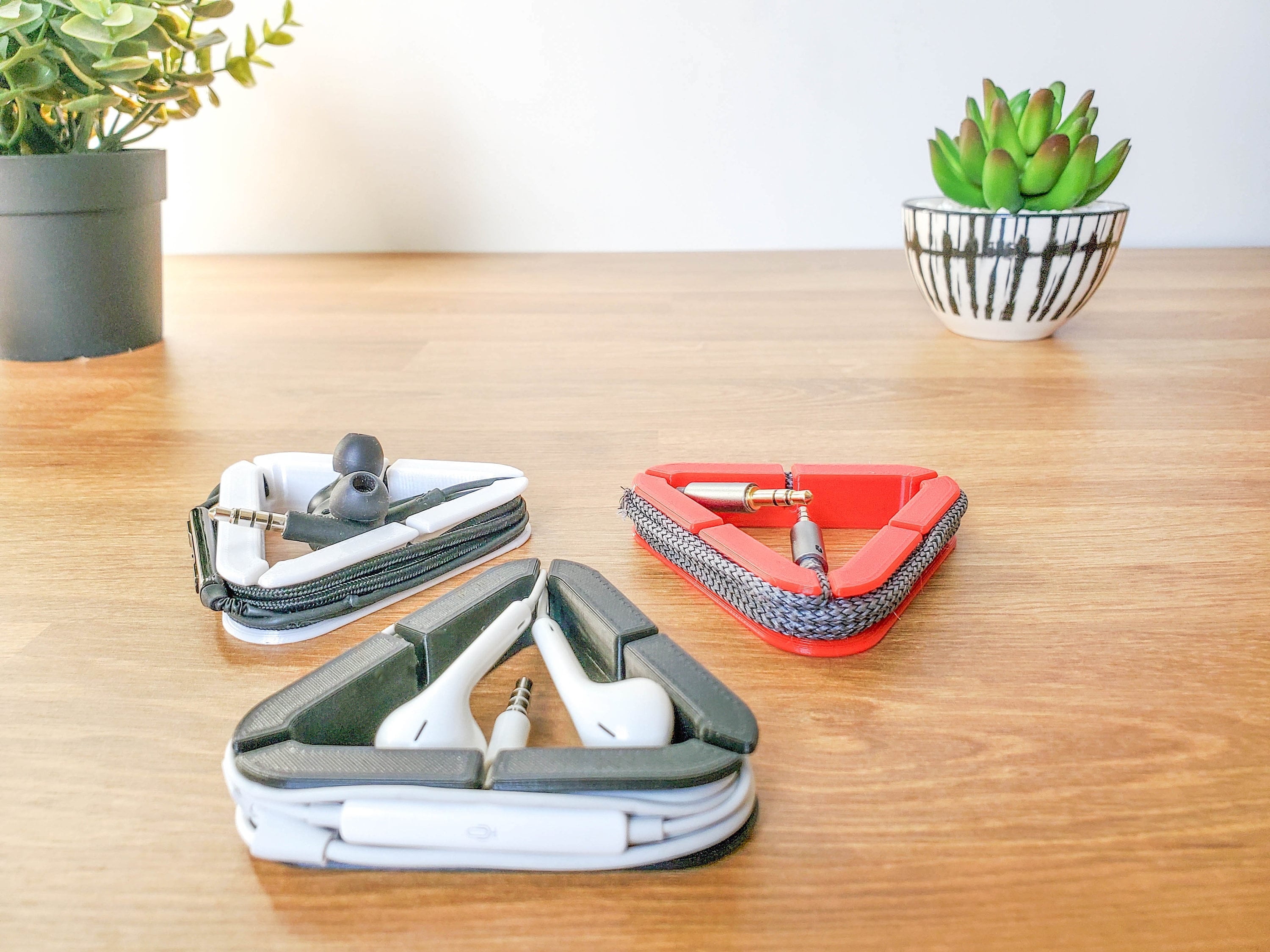 Clever Contraption Silicone Earbud & Cable Organizers – Cord Wrap Clips ...