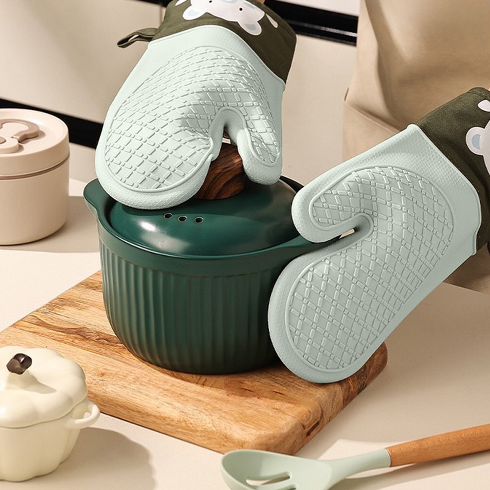 Heat Resistant Silicone Oven Gloves, Kitchen Baking and Microwave Safe ...