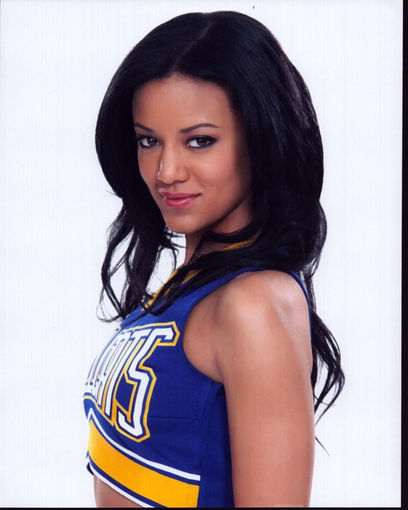 Heather Hemmens In Cheerleading Uniform For Hellcats Photo Print (8 x ...