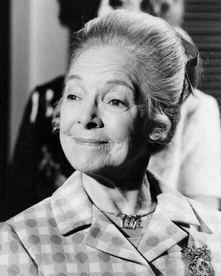 Helen Hayes smiling portrait from 1972 TV Movie Do Not Fold Spindle or ...
