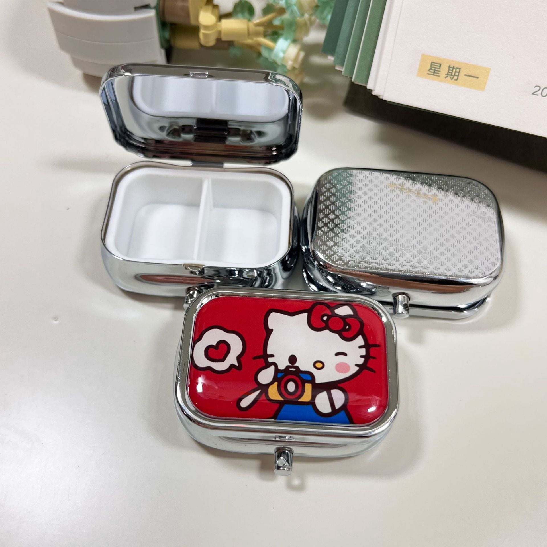 Hello Kitty Sanrio Pill Subpackage Box Cartoon Portable Seal Metal ...
