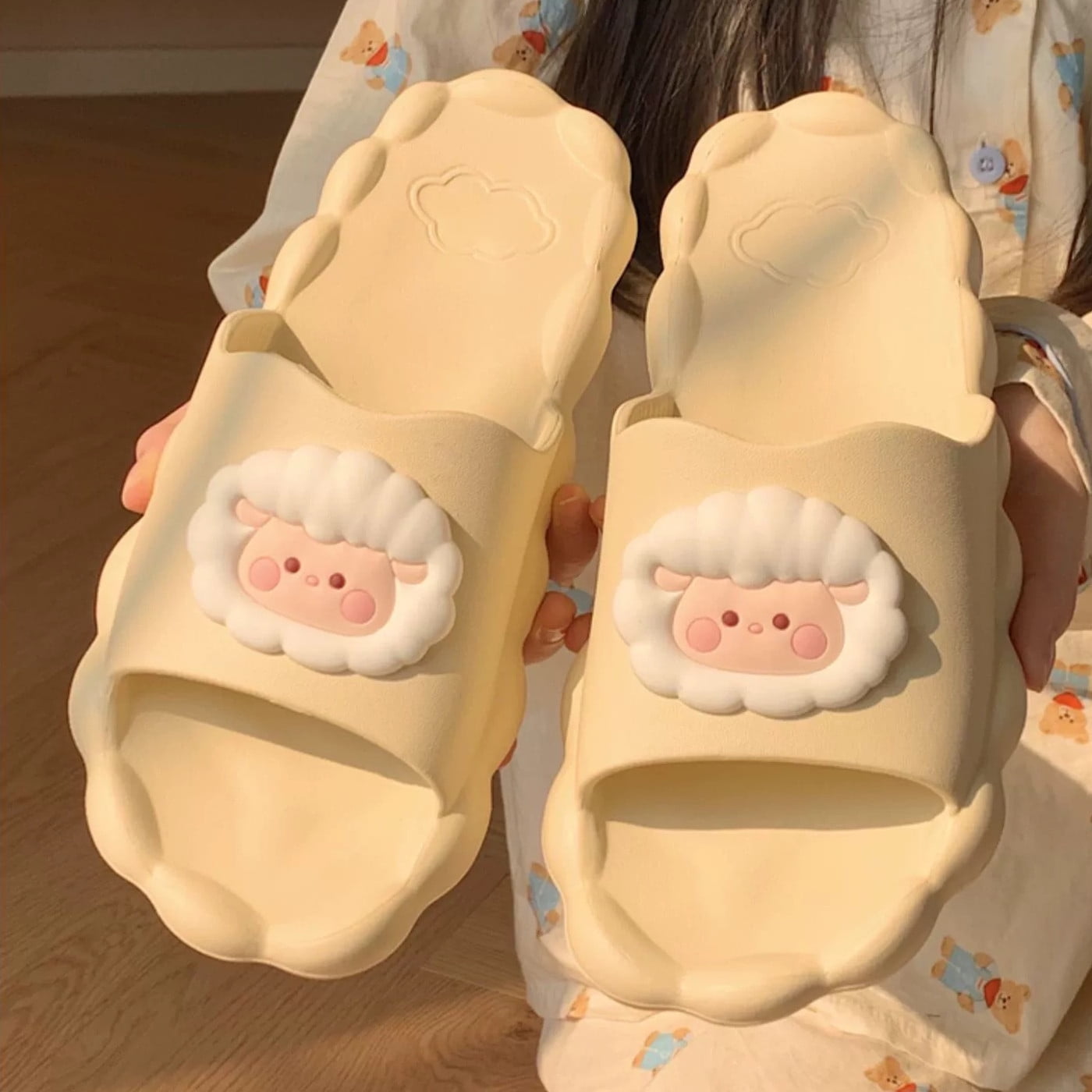 Hello Kitty Slippers Eva Soft Bottom Cloud Slides Light Beach Shoes ...