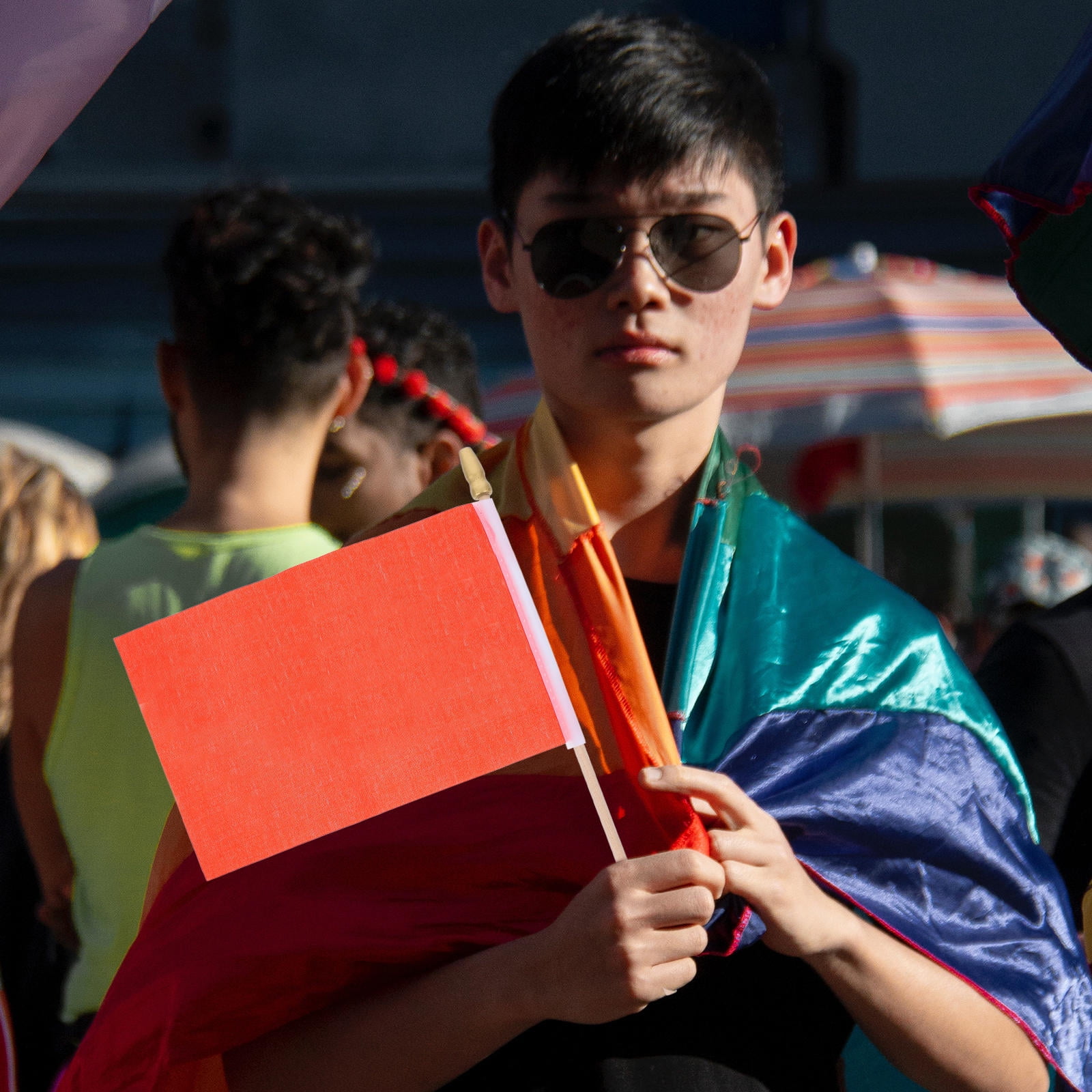 Hemoton 50pcs Mini Wooden Flag Rods with Gold Flag Caps Handheld Flag ...