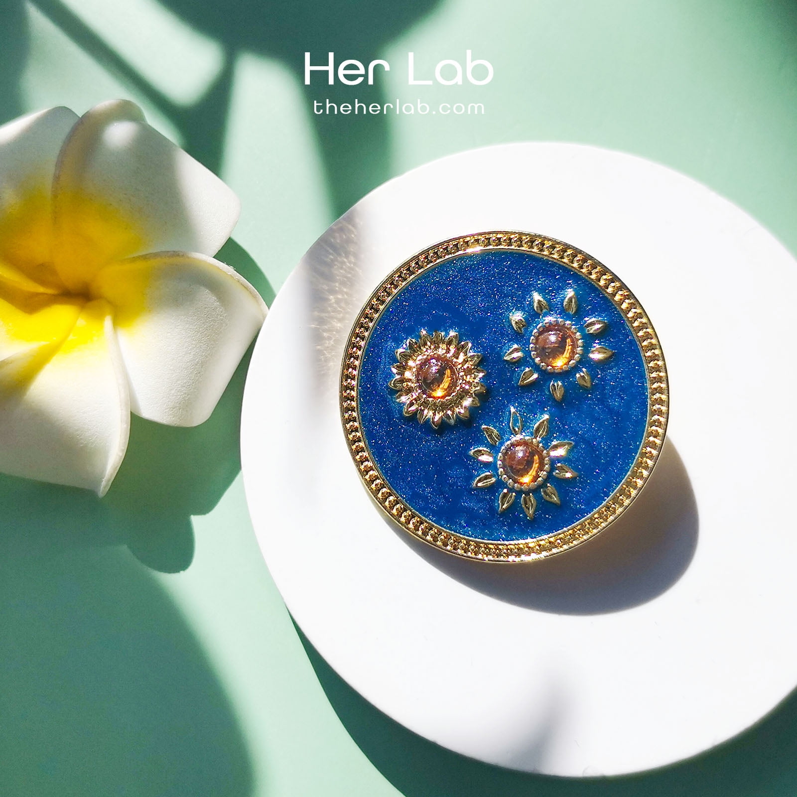 Her Lab | Antique Style Large Glass Stone Round Brooch Pin Art Nouveau ...