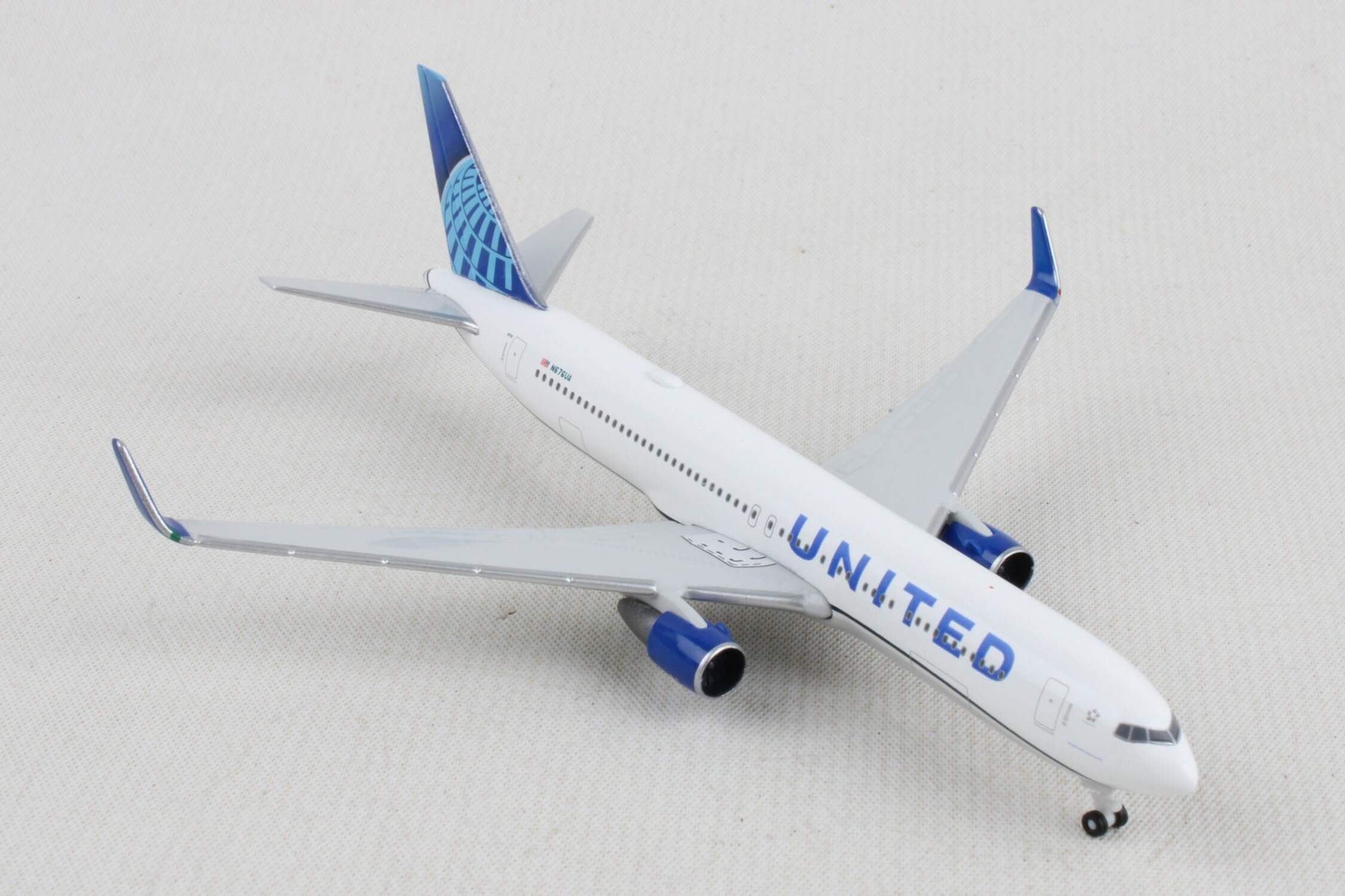 Herpa HE536127 1-500 Scale United 767-300 Model Airplane - Walmart.com