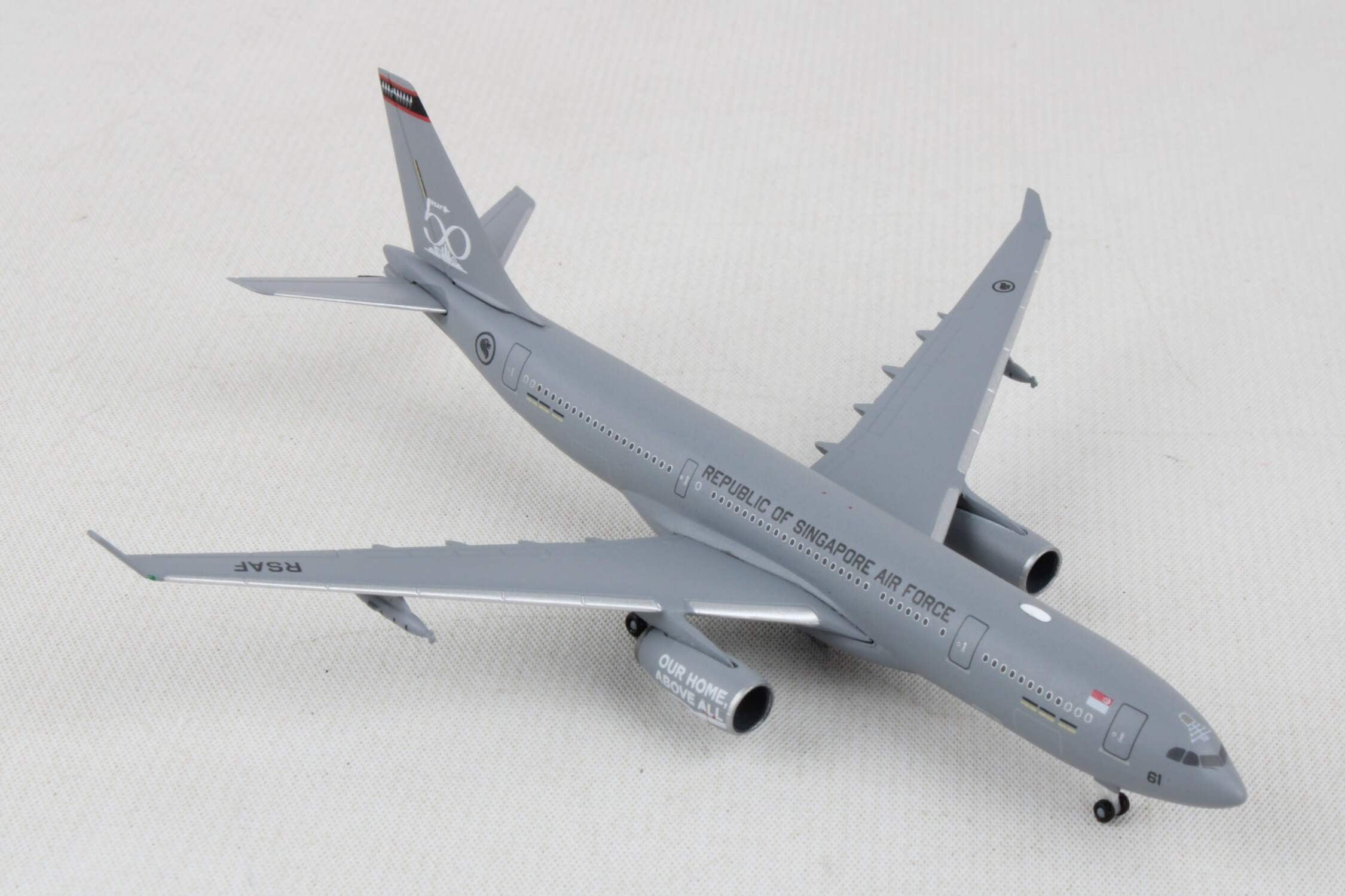 Herpa HE536745 1-500 Scale Wings Singapore Air Force A330-200 Model ...