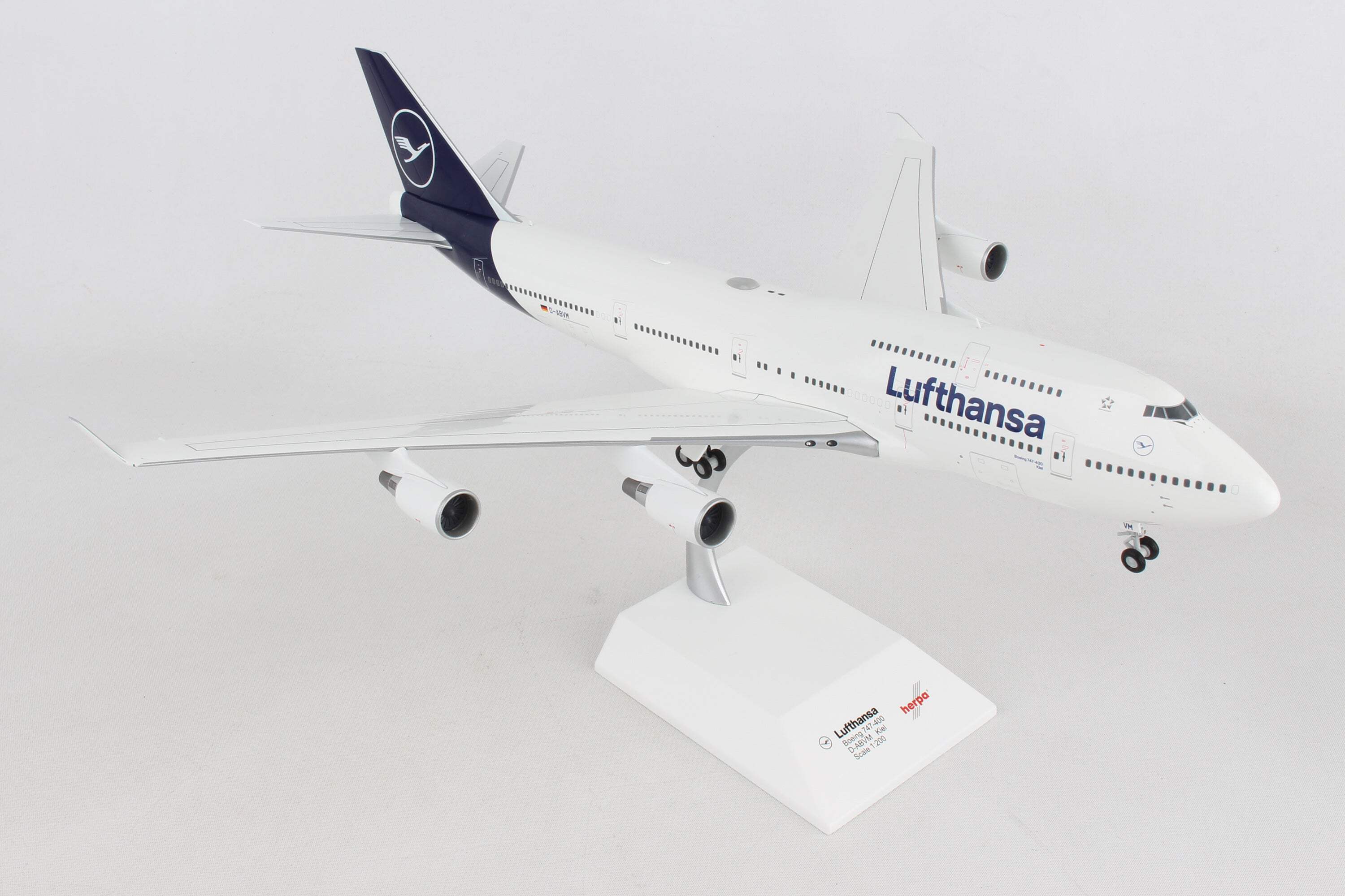 Herpa HE559485 1 by 200 Scale Lufthansa 747-400 New Livery Die-Cast ...