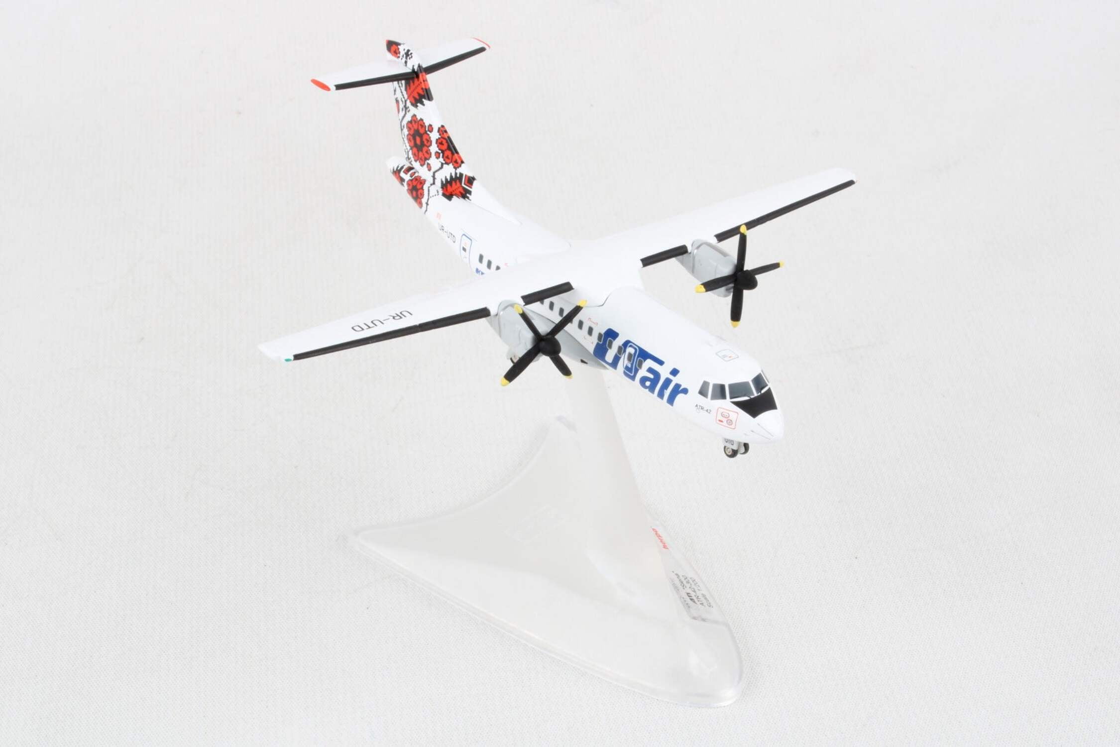 Herpa HE572651 1-200 Scale Utair Ukraine Model Plane for Atr42-300 ...