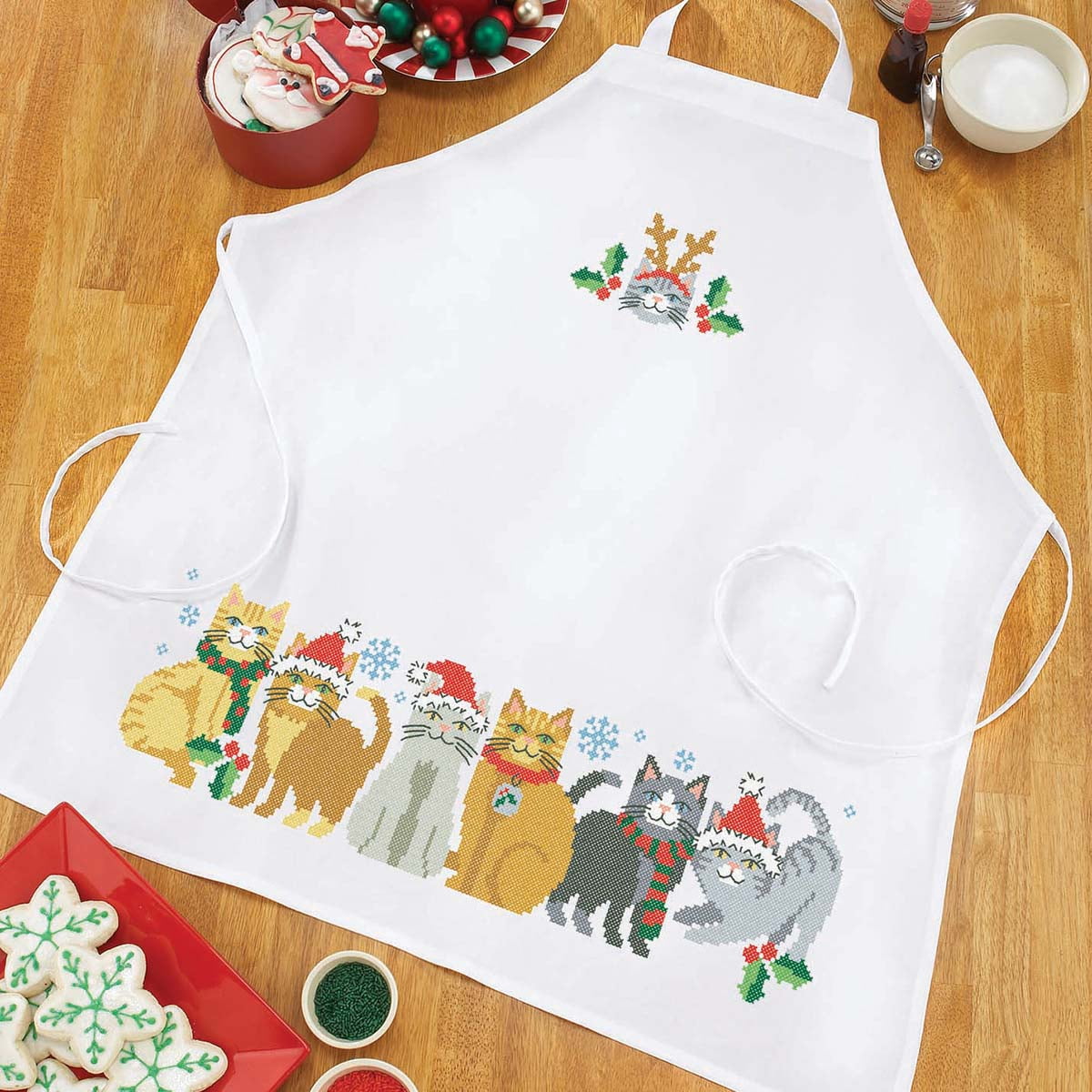 Herrschners® Santa Claws Apron Stamped Cross-Stitch - Walmart.com