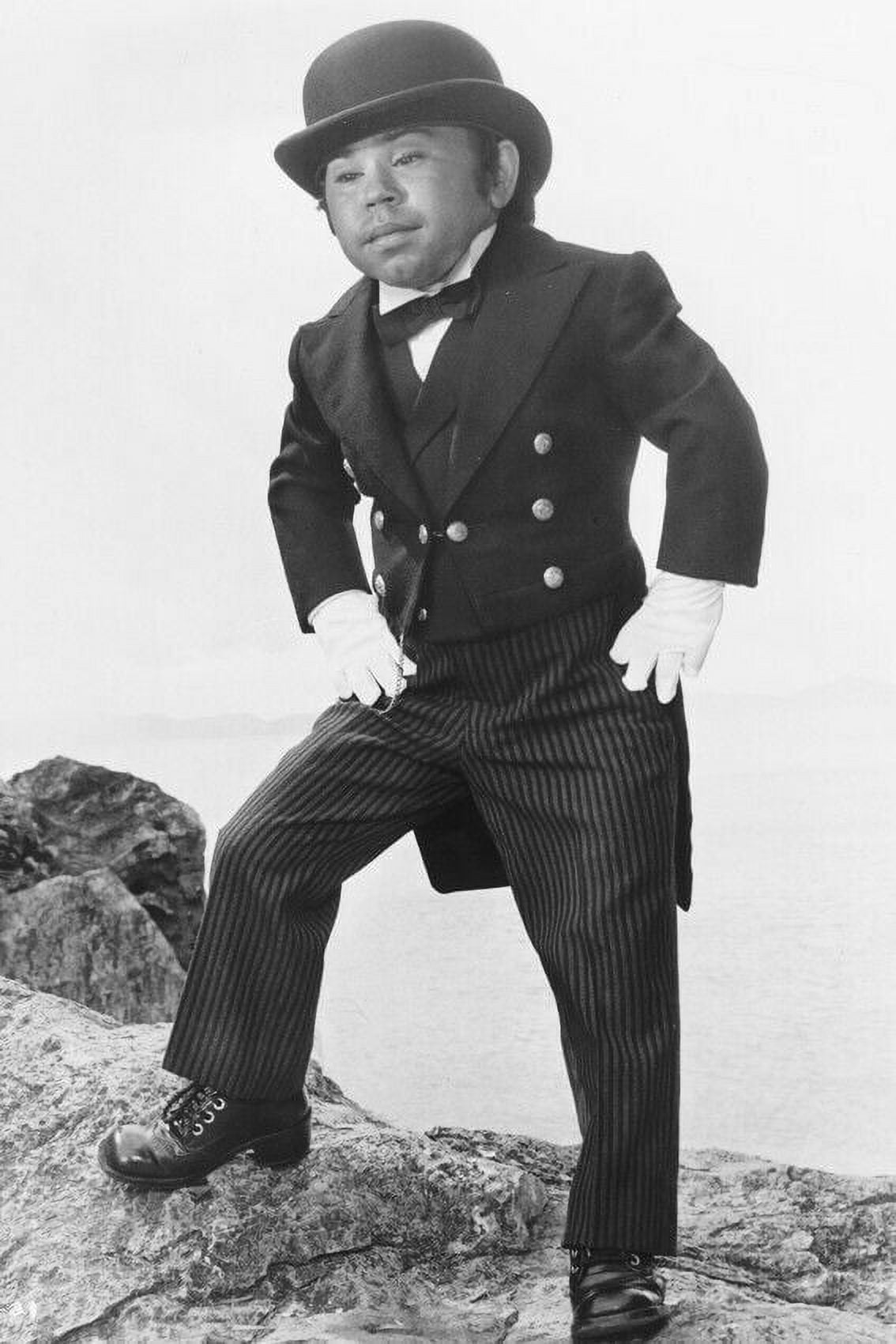 Herve Villechaize 24x36 inch movie poster Man with the Golden Gun ...