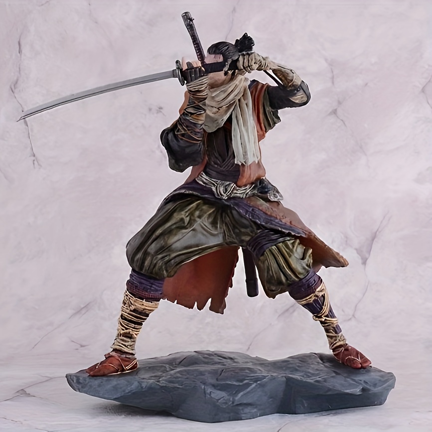 High-quality figurine toys, battle postures, and hero character models ...