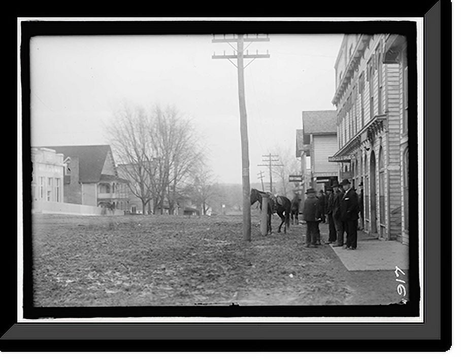Historic Framed Print, [FEUD. SCENES IN VIRGINIA MOUNTAIN TOWN AT TRIAL ...