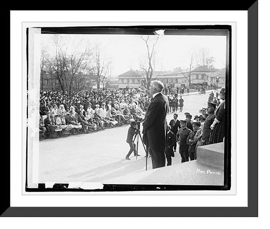 Historic Framed Print, Harding at Walter Reed, 3/19/21 - 2, 17-7/8" x ...