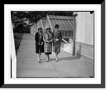Historic Framed Print, Madam Smiddy with her daughters, Pearl & Cecil ...