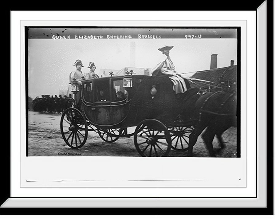 Historic Framed Print, Queen Elizabeth in closed carriage entering ...