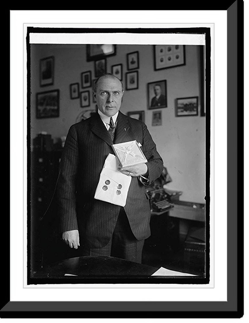 Historic Framed Print, Rep. R.G. Fitzgerald with linen from Queen of ... Historic Framed Print, Rep. R.G. Fitzgerald with linen from Queen of ...