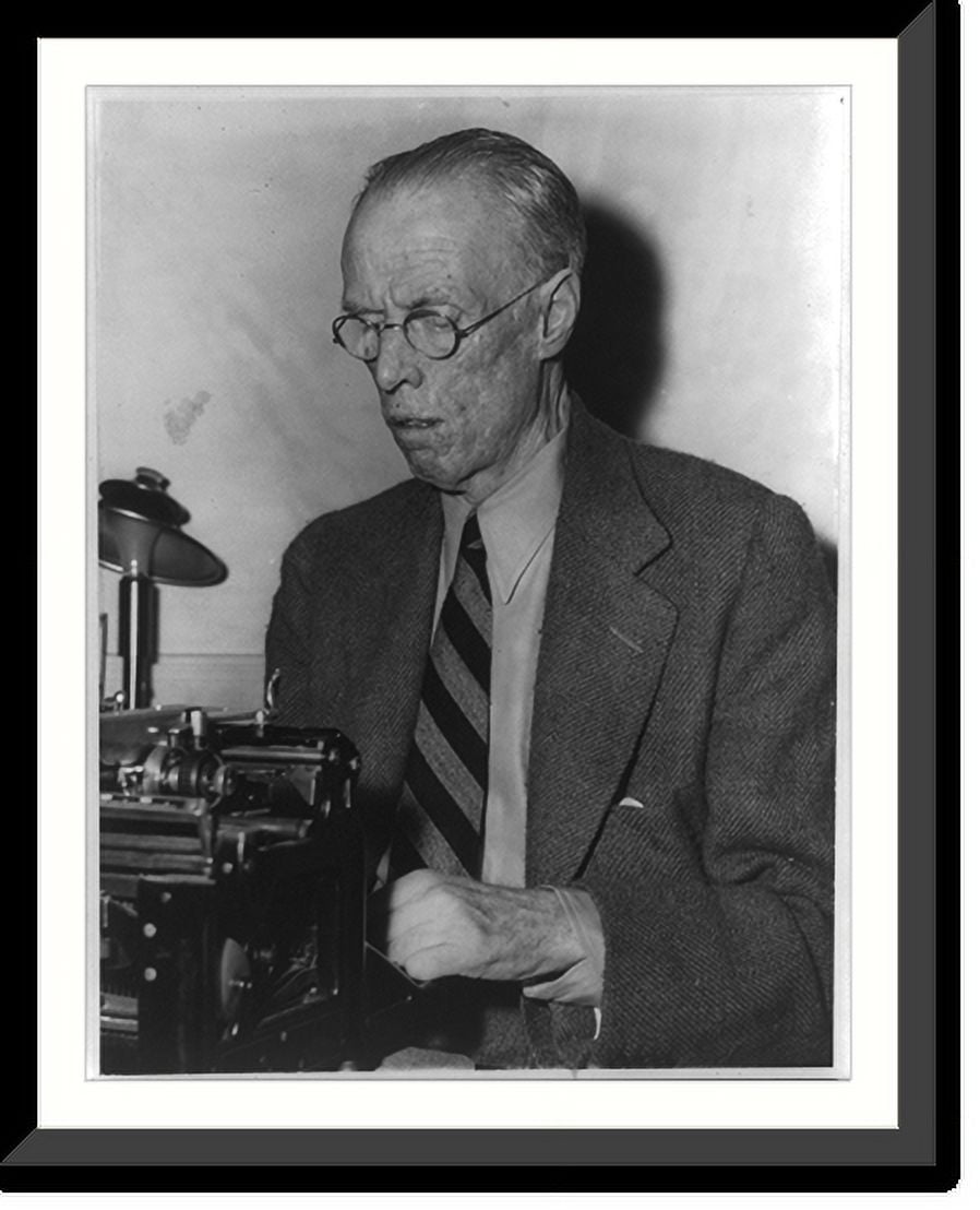 Historic Framed Print, [Sinclair Lewis, 1885-1951, half-length portrait ...