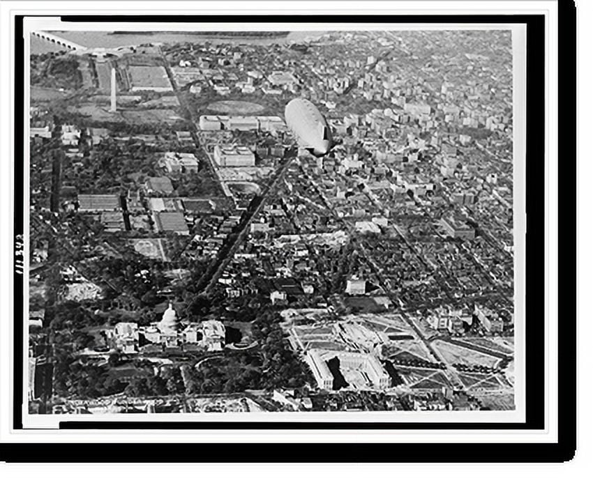 Historic Print, Akron, world's largest dirigible, pays first visit to ...